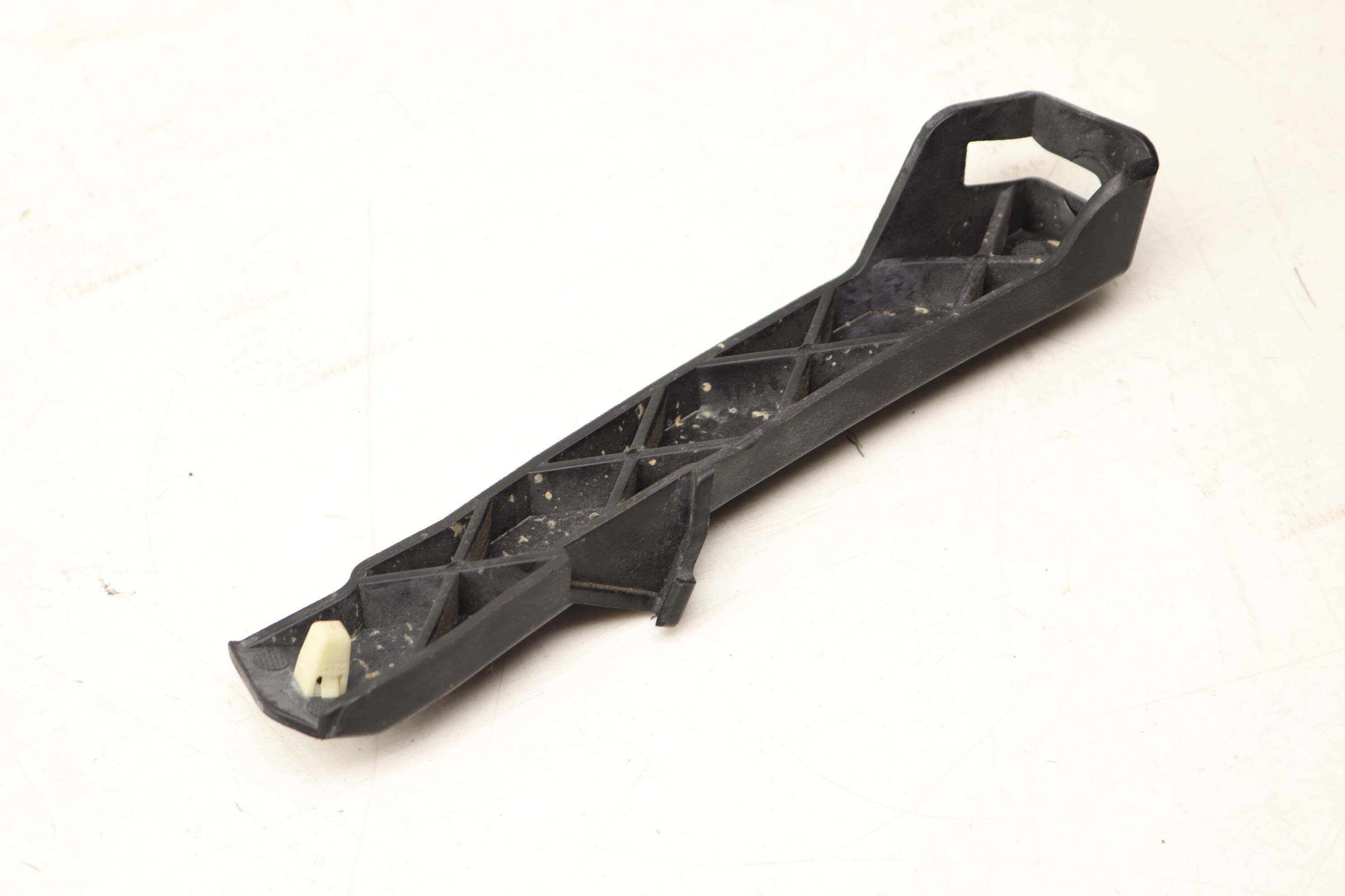 Porsche Rear Left Bumper Mount / Bracket (Cayenne) 7P5807045