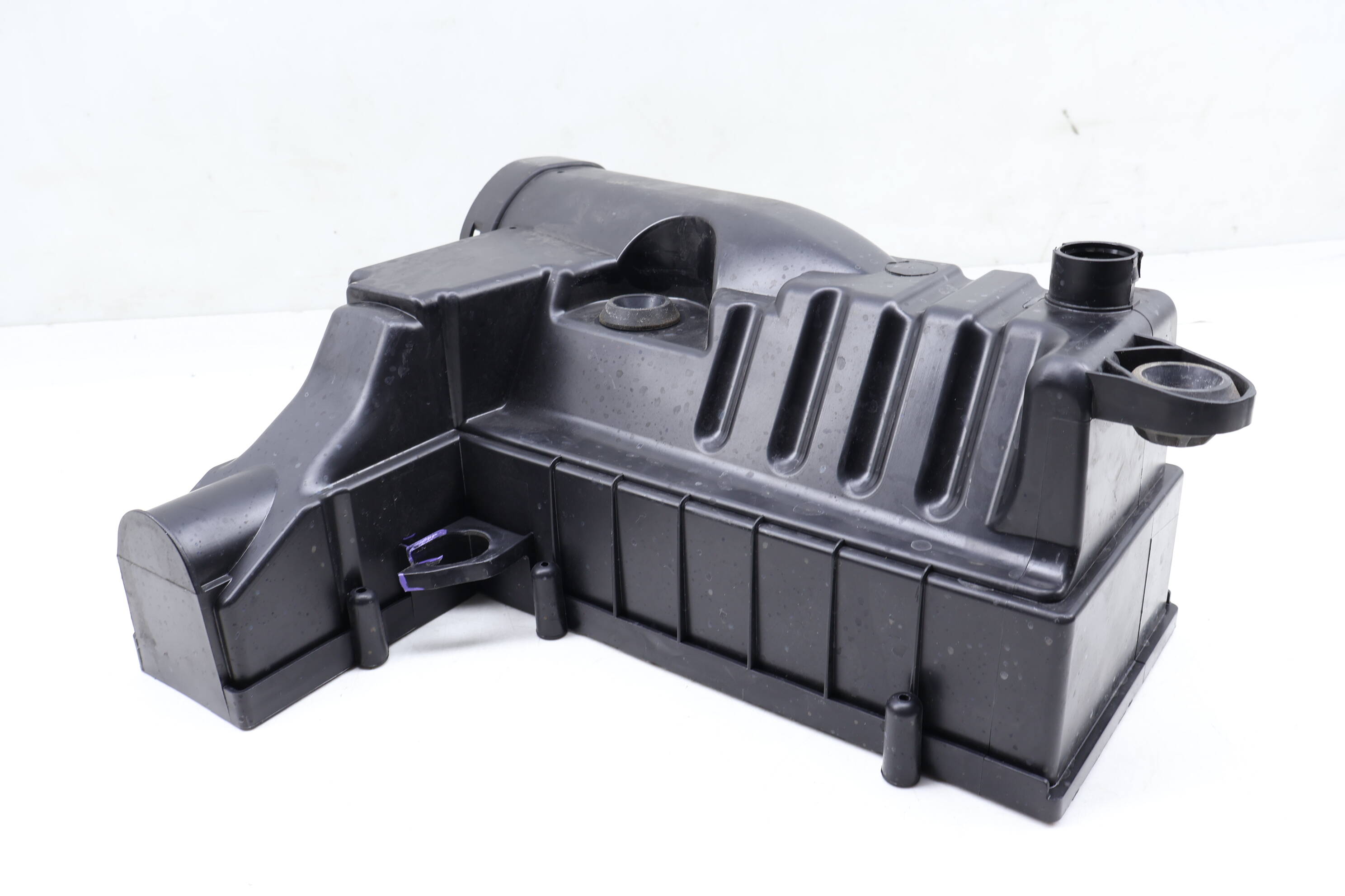 VW Engine Air Filter Box / Housing (Lower) 5C0129607J