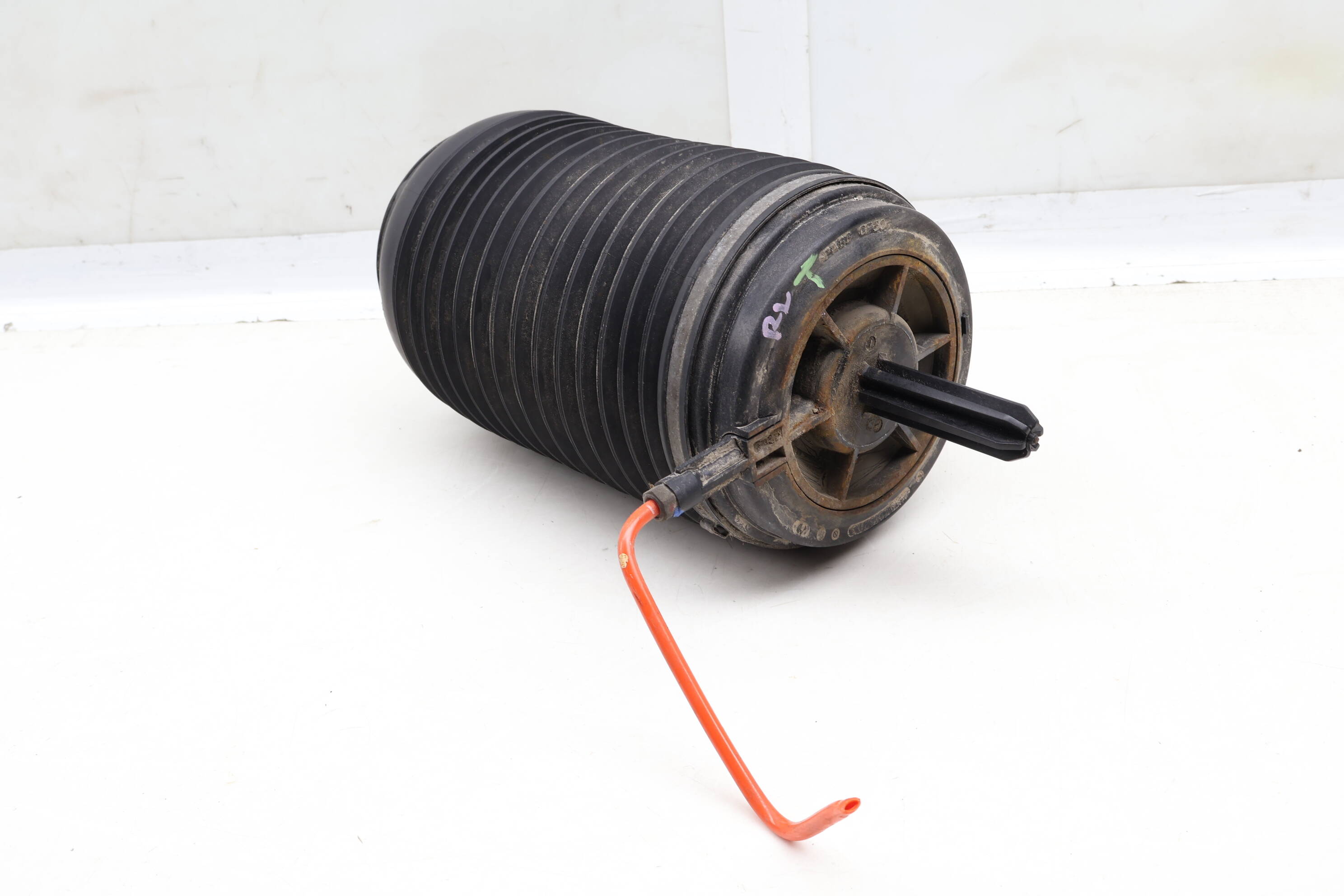 Porsche Rear Left Air Ride / Suspension Spring (Macan) 95B616001B