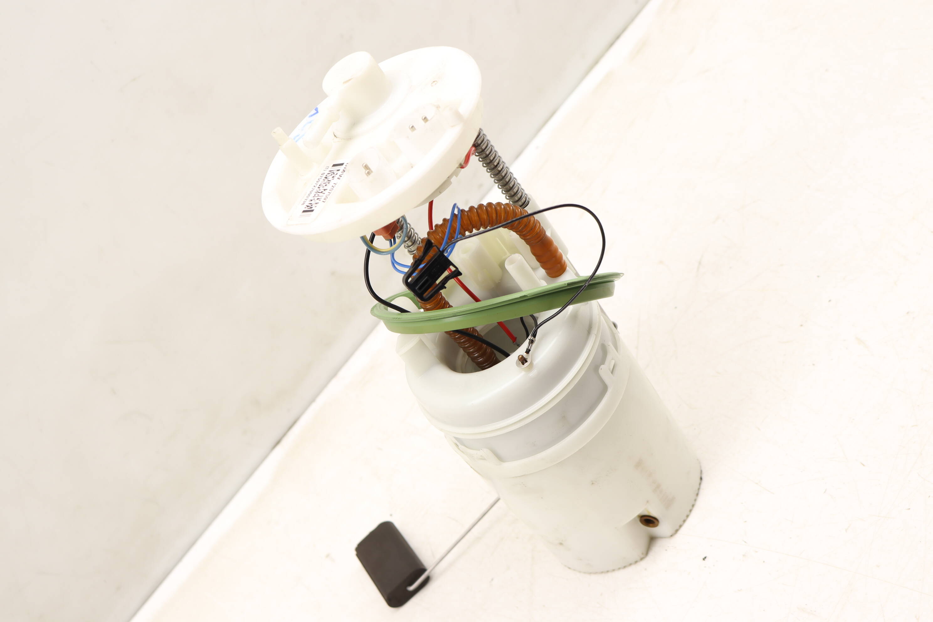 IN-TANK FUEL PUMP ASSEMBLY - BMW X5 X6 - 16117207597