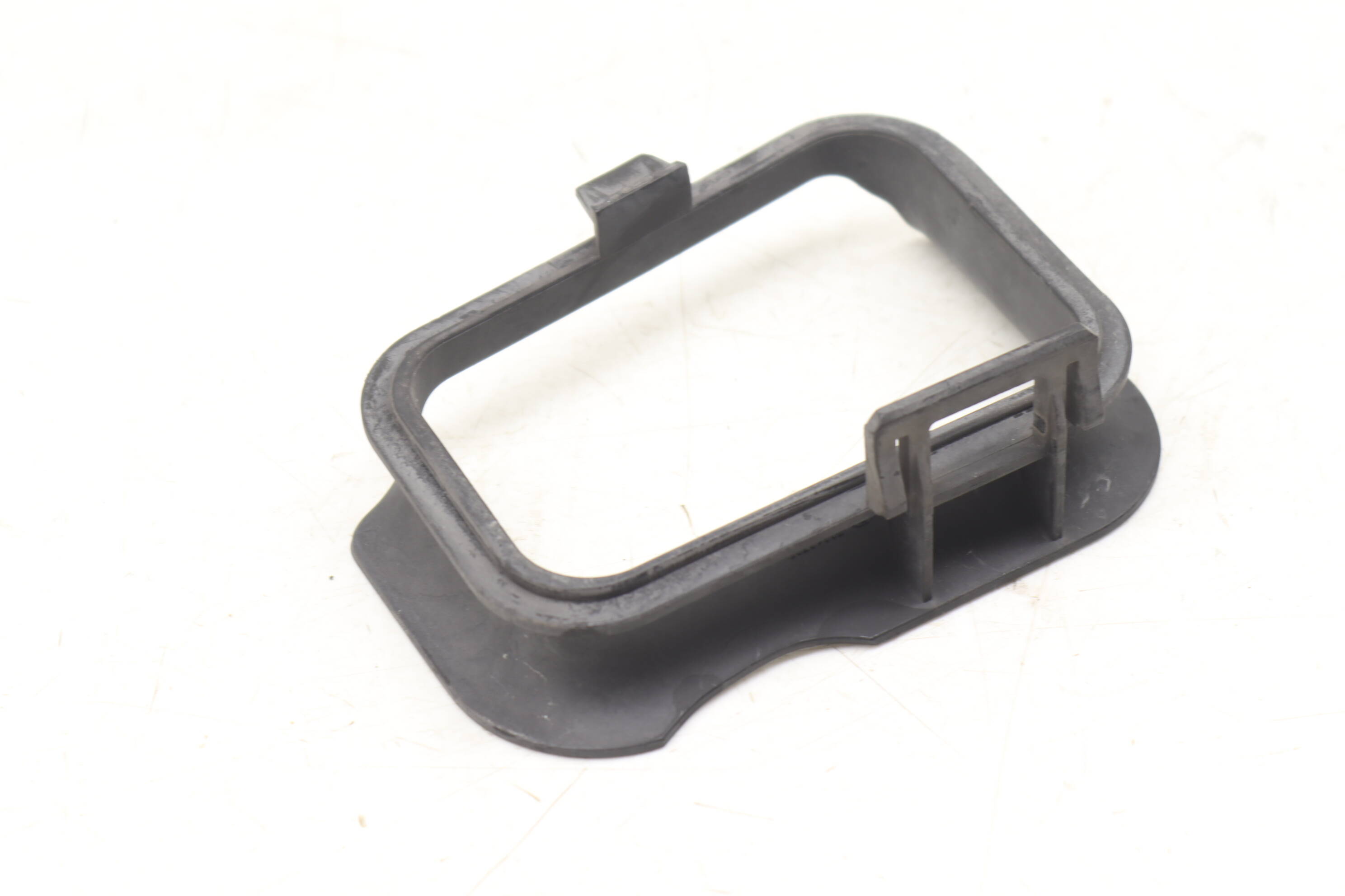 BMW Right Air Intake Guide / Bracket 13717577468