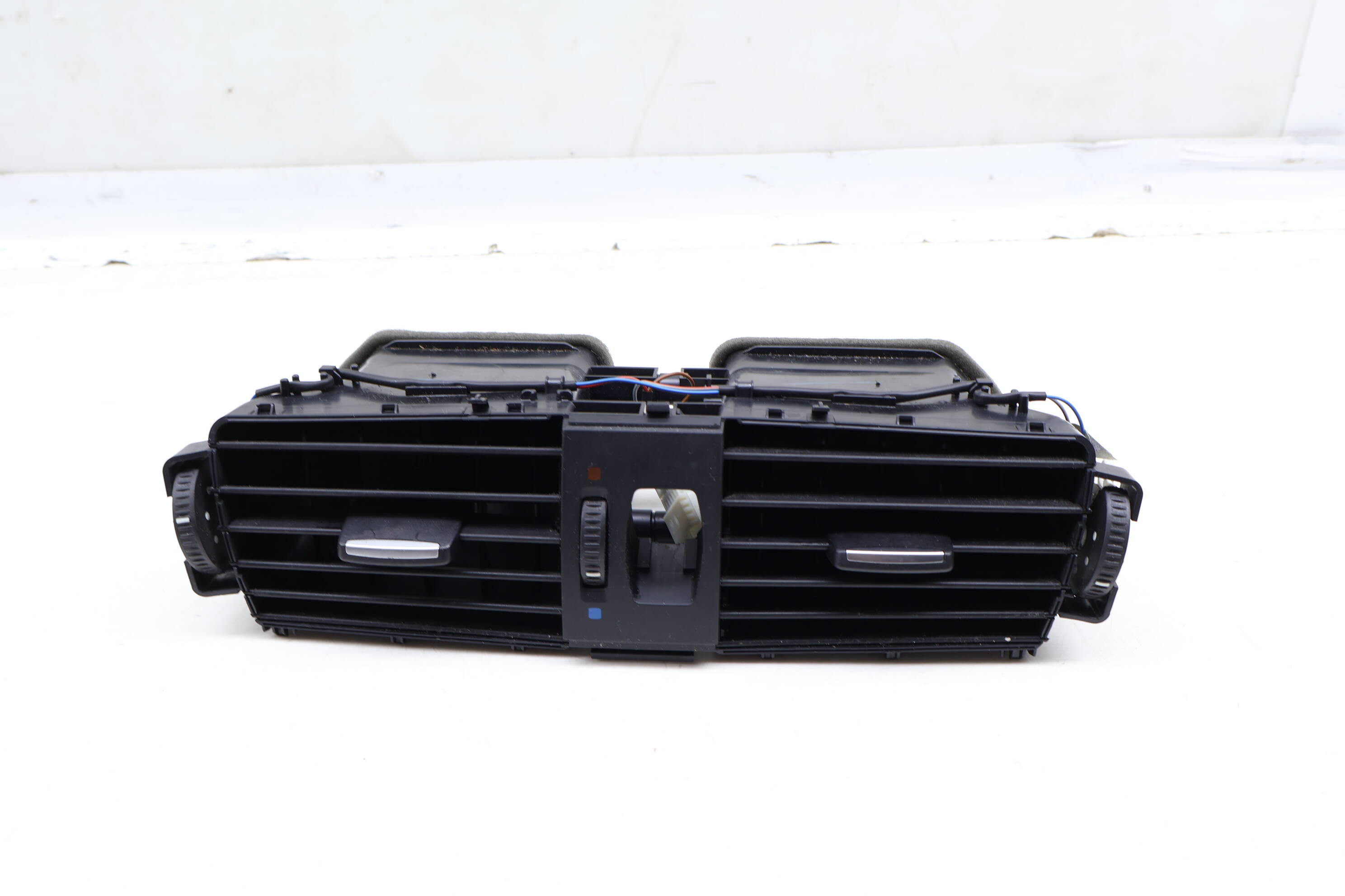 BMW Center Dash Air Vent (X3, X4) 64229303407