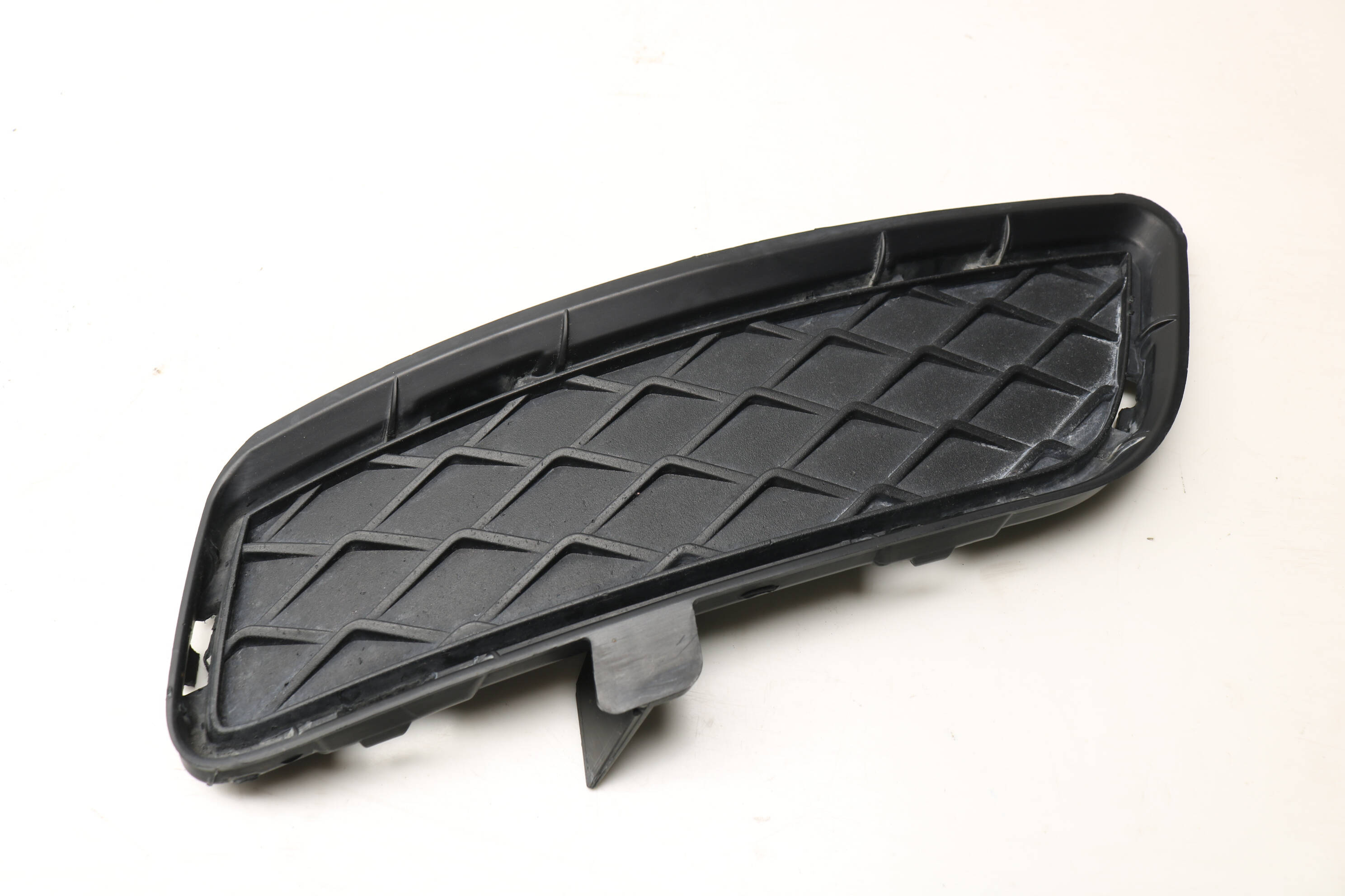 BMW Front Right Bumper Grille (X3) 51117210470