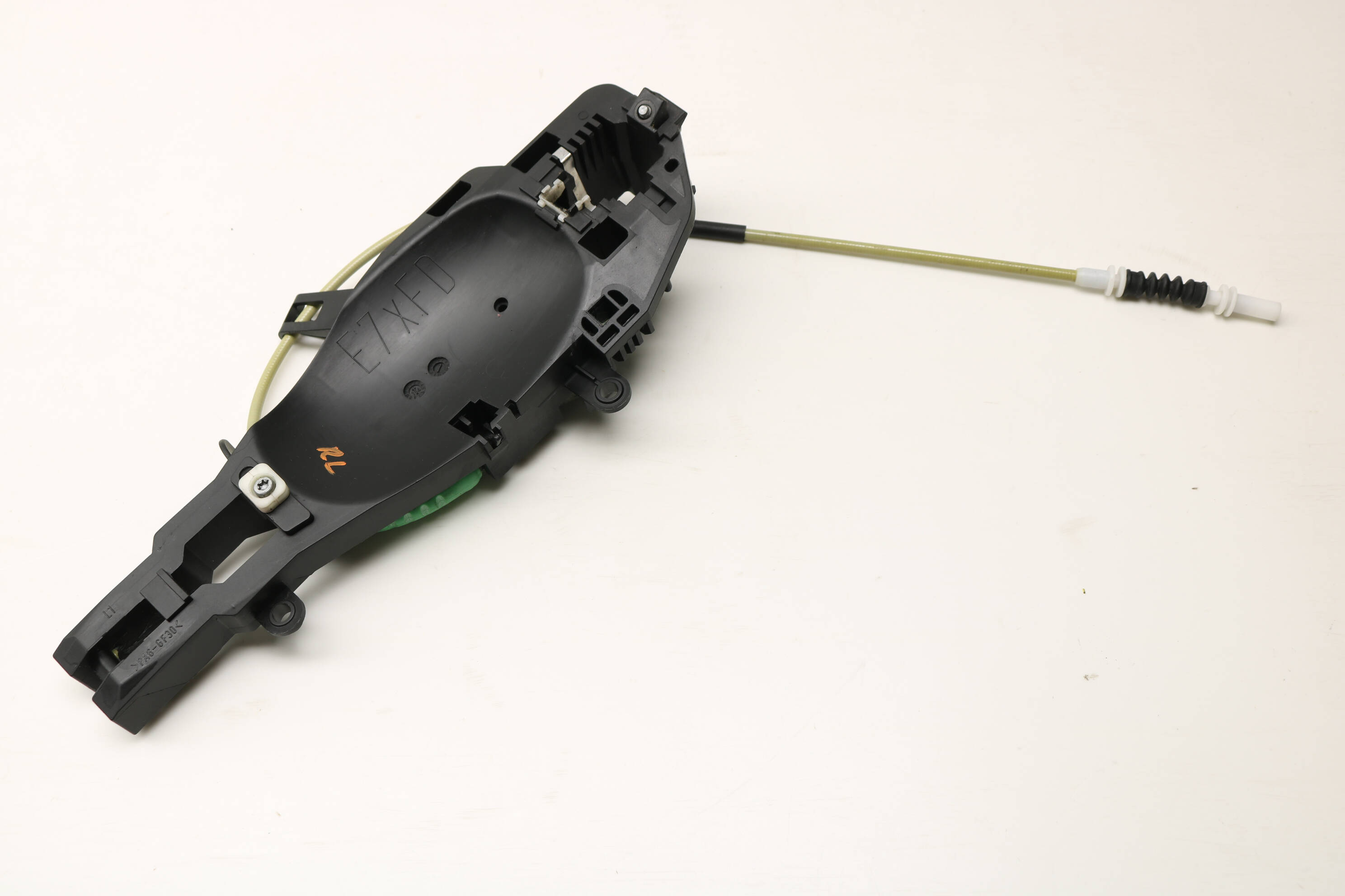 BMW Left Exterior Door Handle Bracket 51217193263