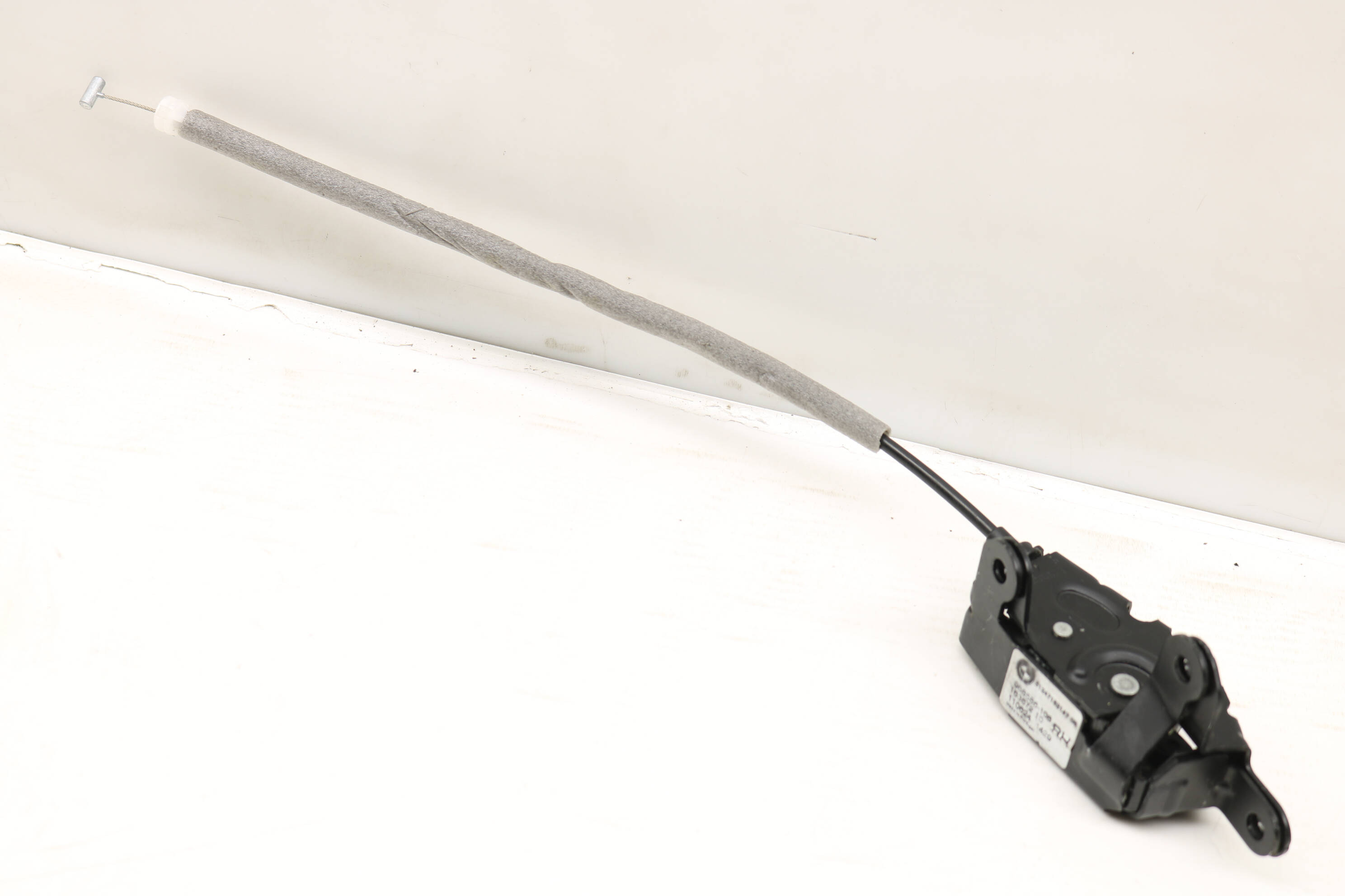 BMW Right Lower Trunk Hatch Latch / Lock (X5) 51247162147
