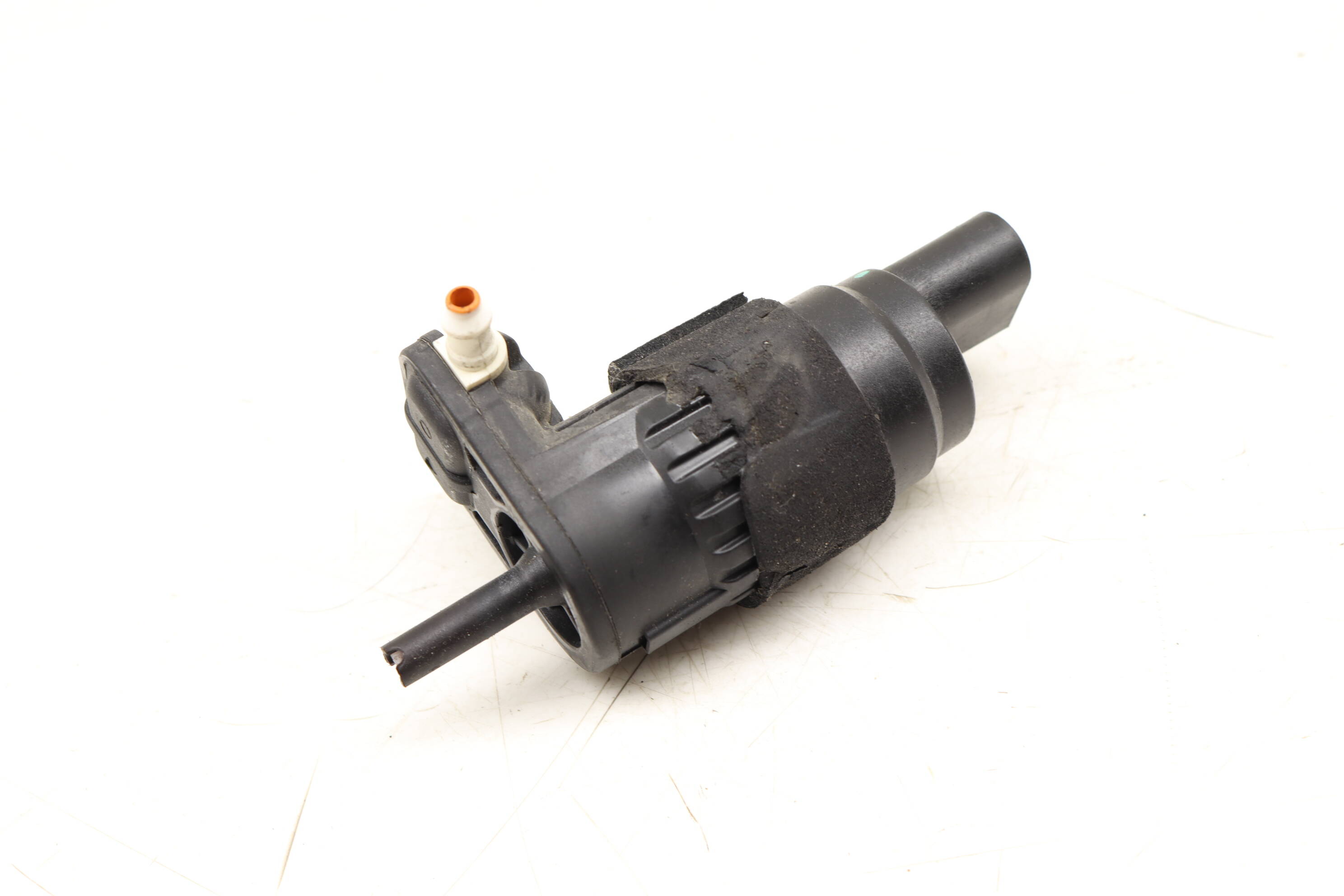 VW Windshield Washer Pump 8K9955647