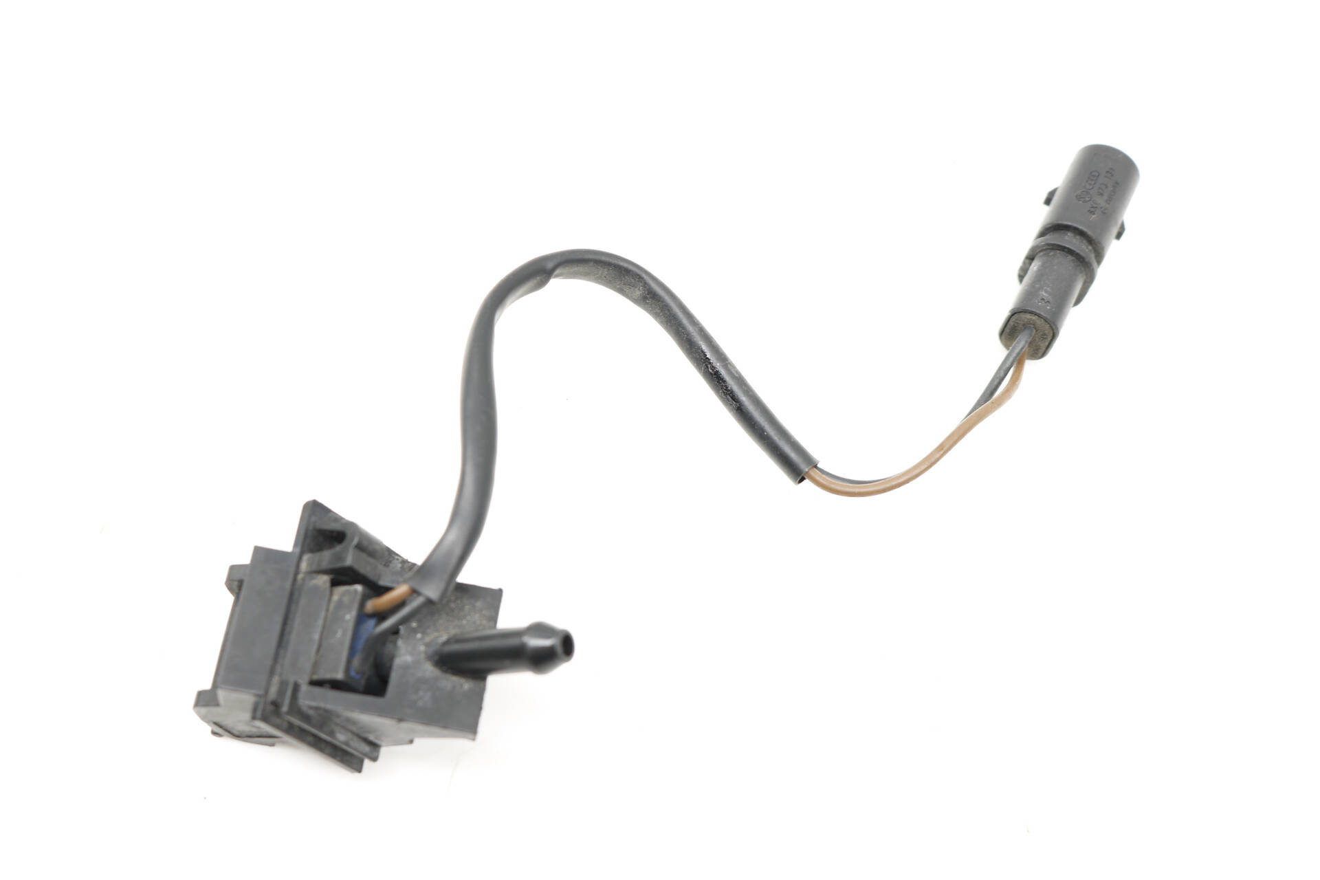 VW Windshield Washer Sprayer Jet / Nozzle (Phaeton) 3D0955986A