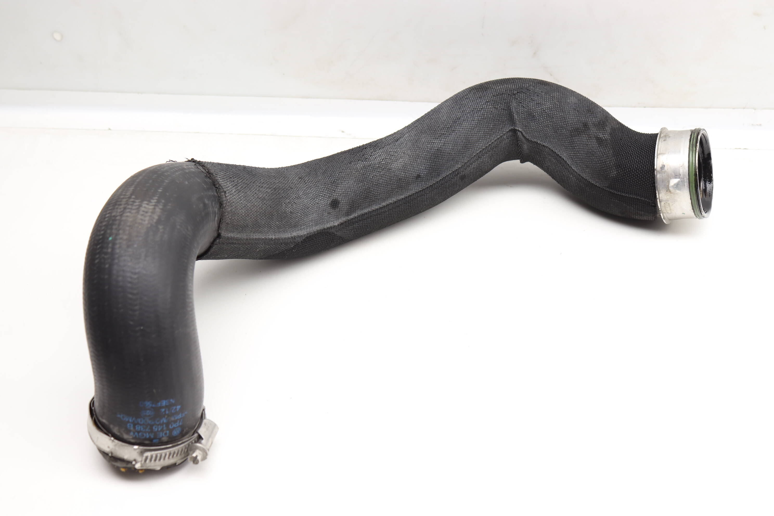 VW Right Lower Turbo Intercooler Hose (Touareg) 7P0145738B