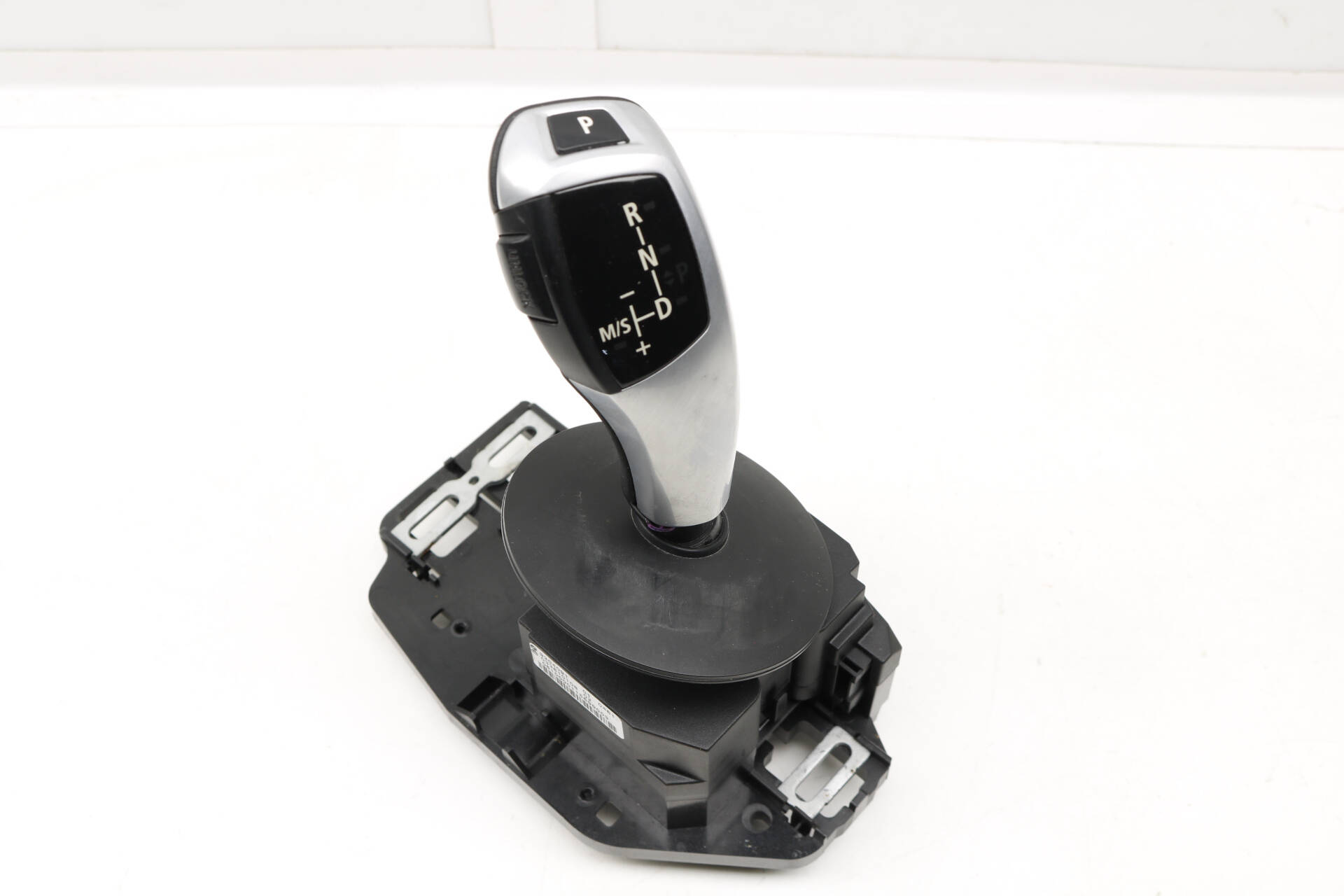 AUTOMATIC GEAR SHIFTER KNOB ASSEMBLY - BMW 528I XDRIVE 528XI 535XI