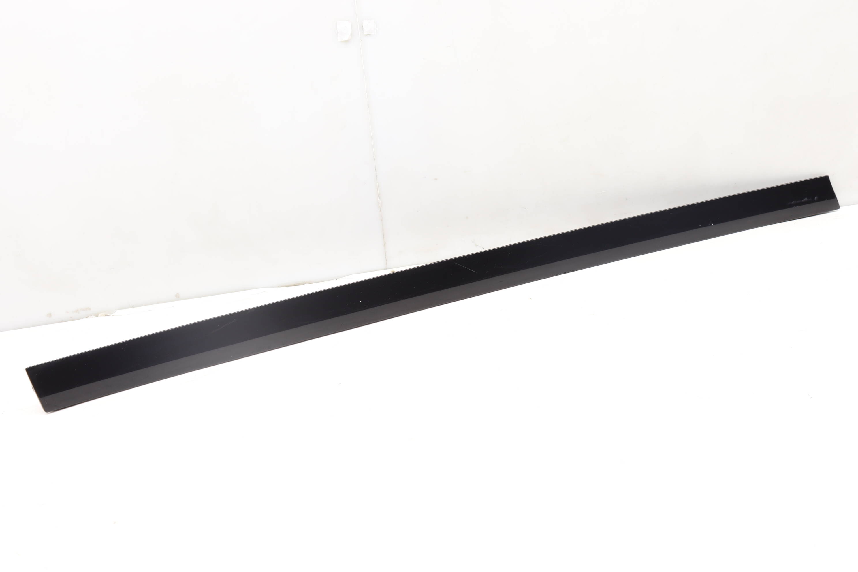 Audi Front Left Lower Door Molding / Blade 8P4853959E