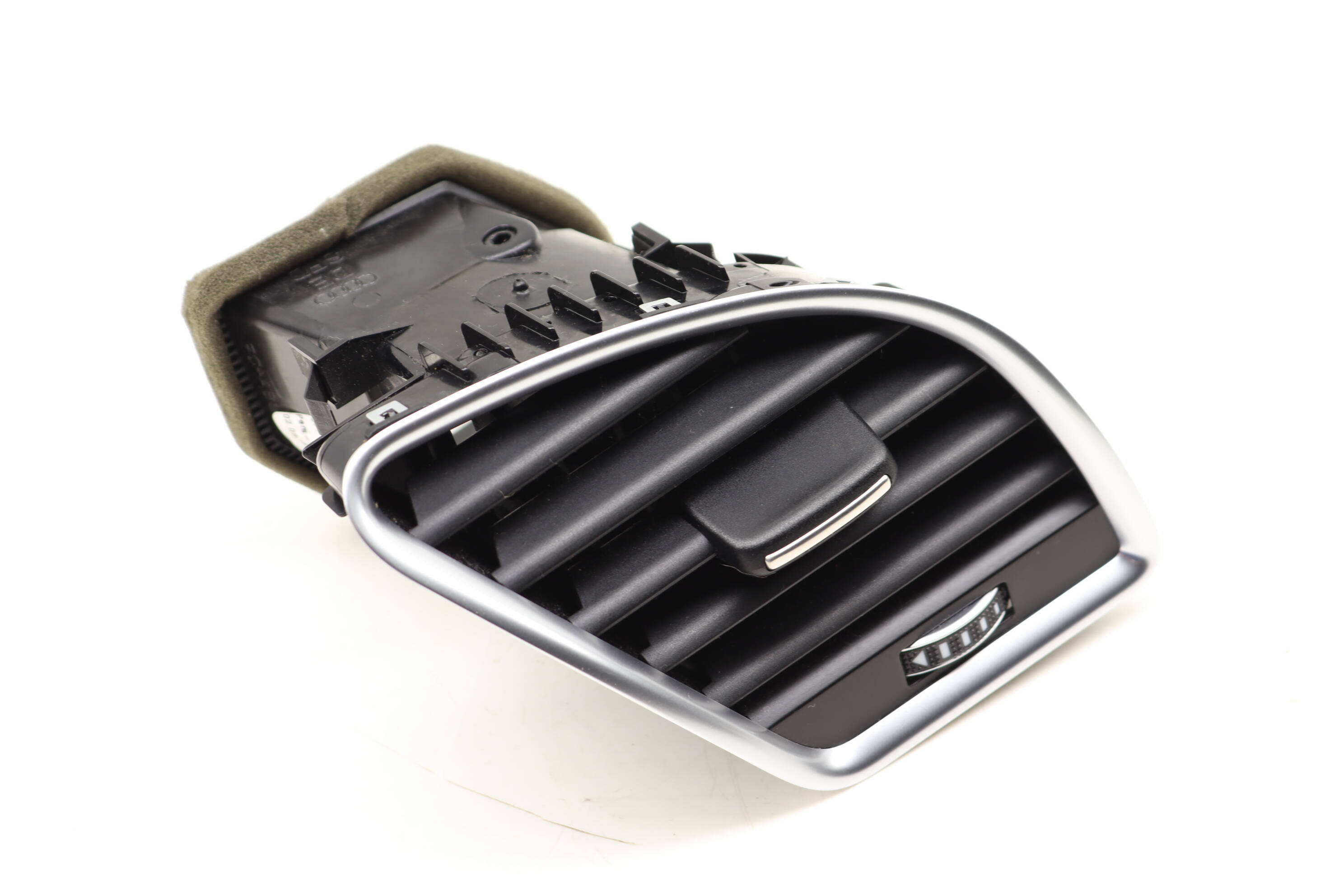 Audi Right Dash Air Vent 8T1820902G