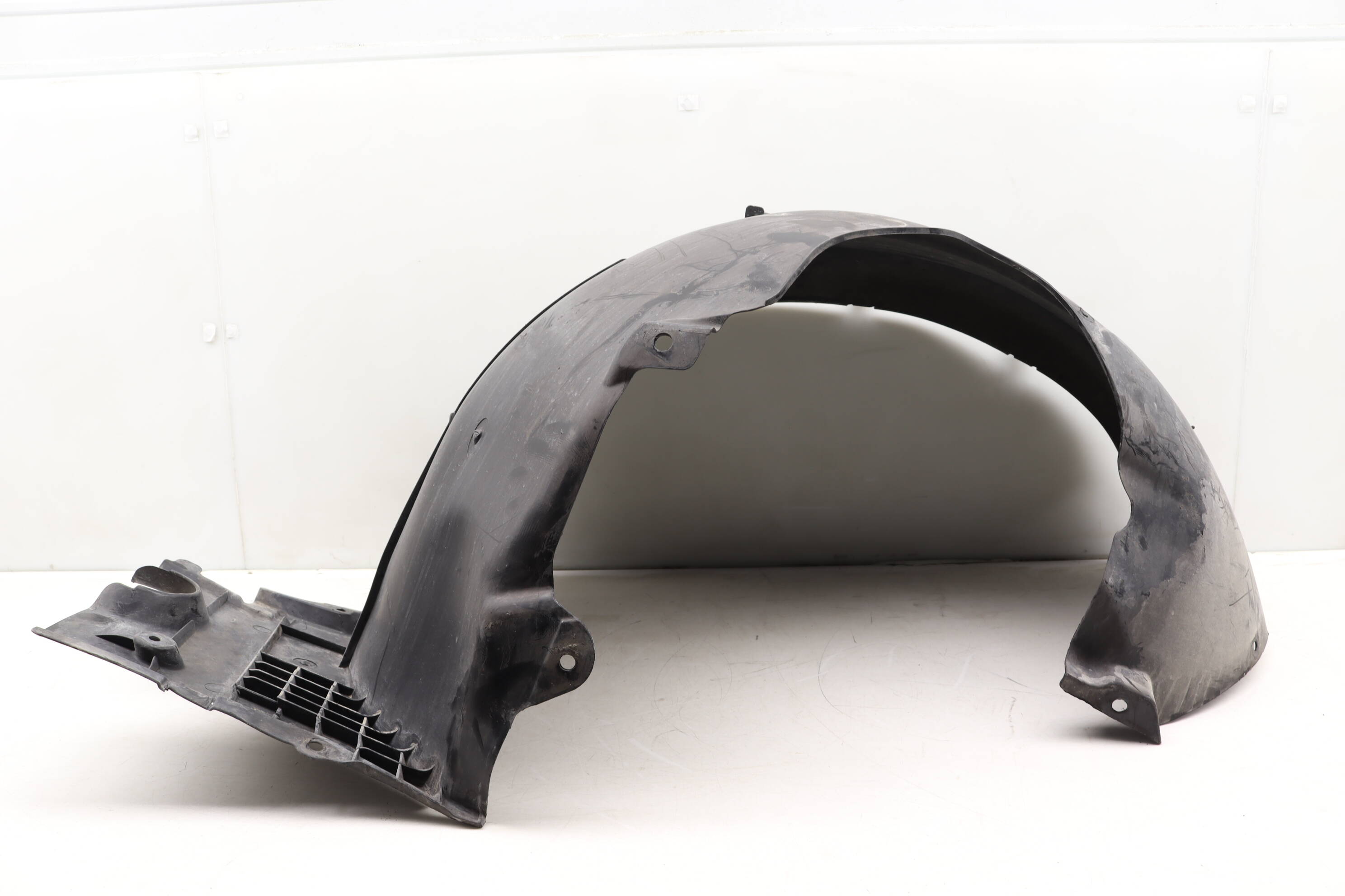FRONT LEFT - FENDER LINER / WHEEL HOUSING COVER - PORSCHE PANAMERA