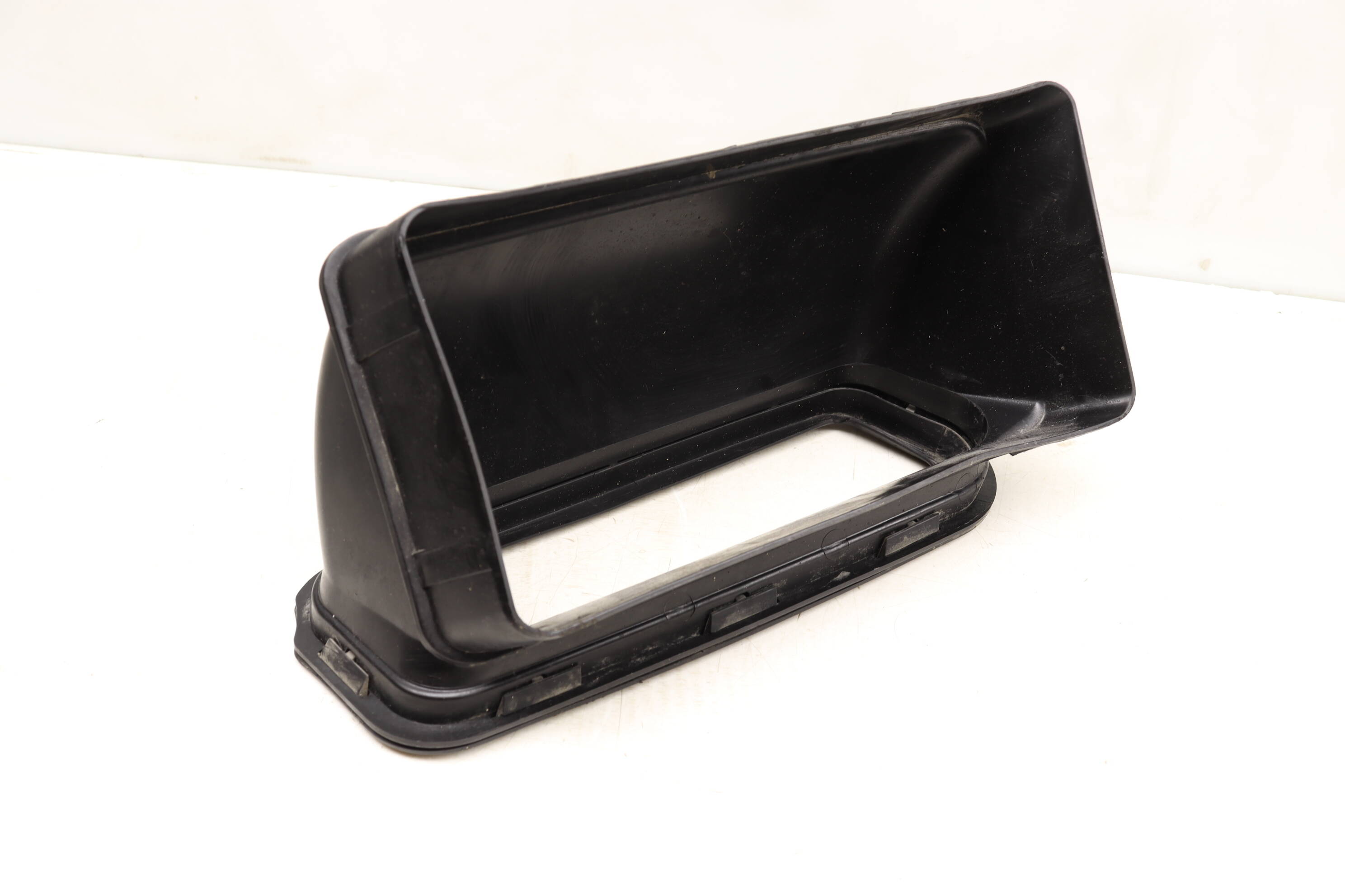 VW Intake Air Duct (Atlas) 3QF129618