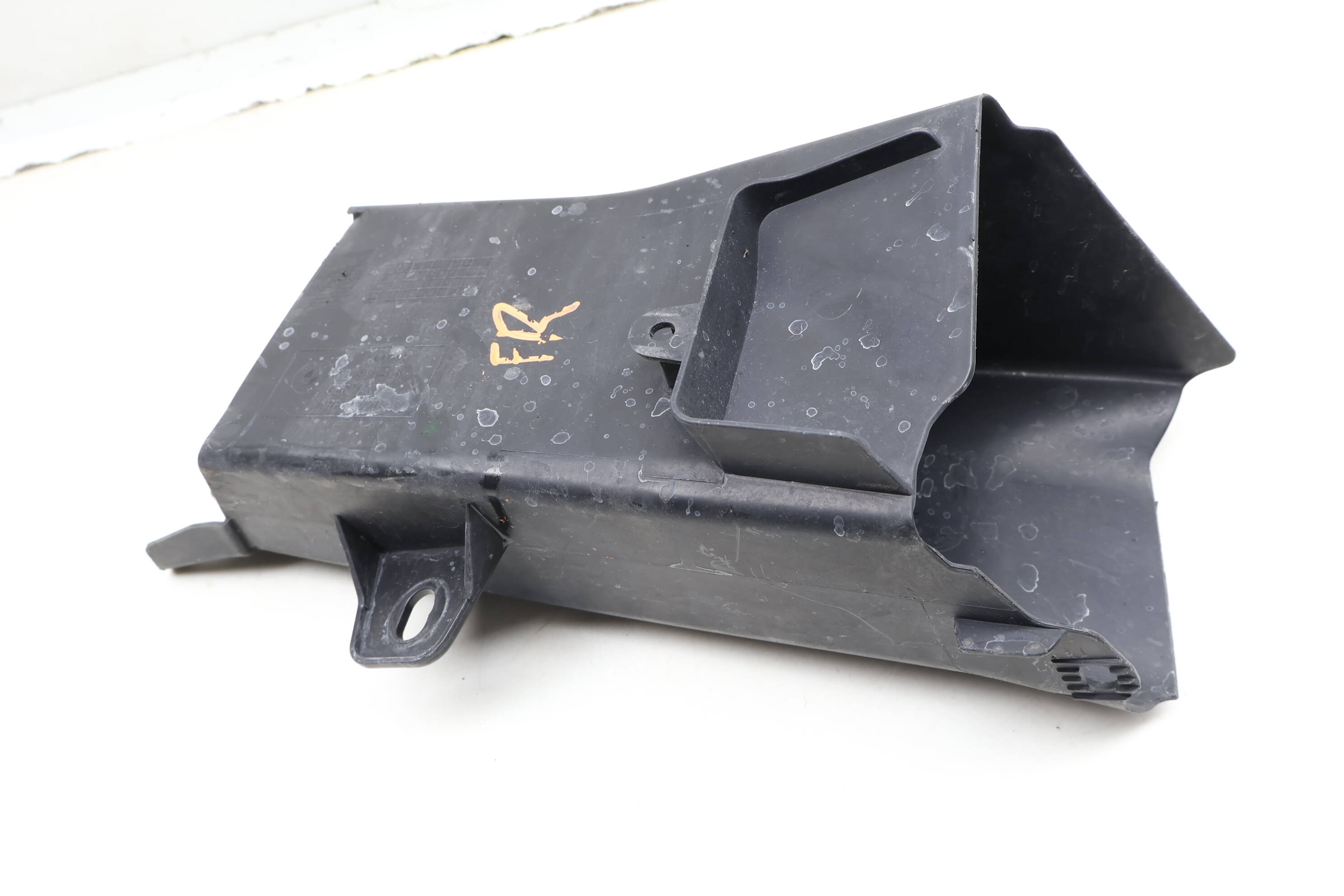 BMW Right Radiator Air Duct 51747200798