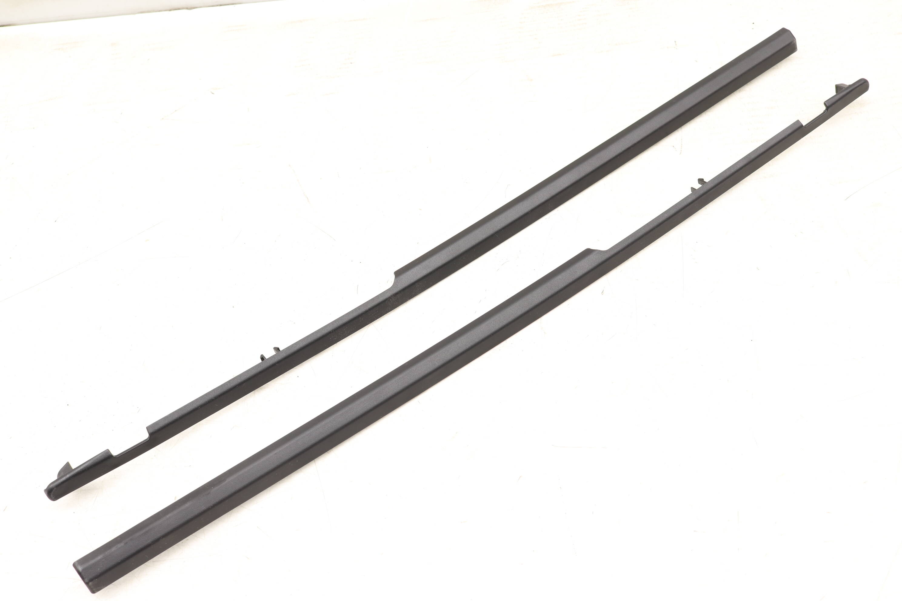 VW Front Side Sliding Roof Glass Trim / Seal 1K9898925