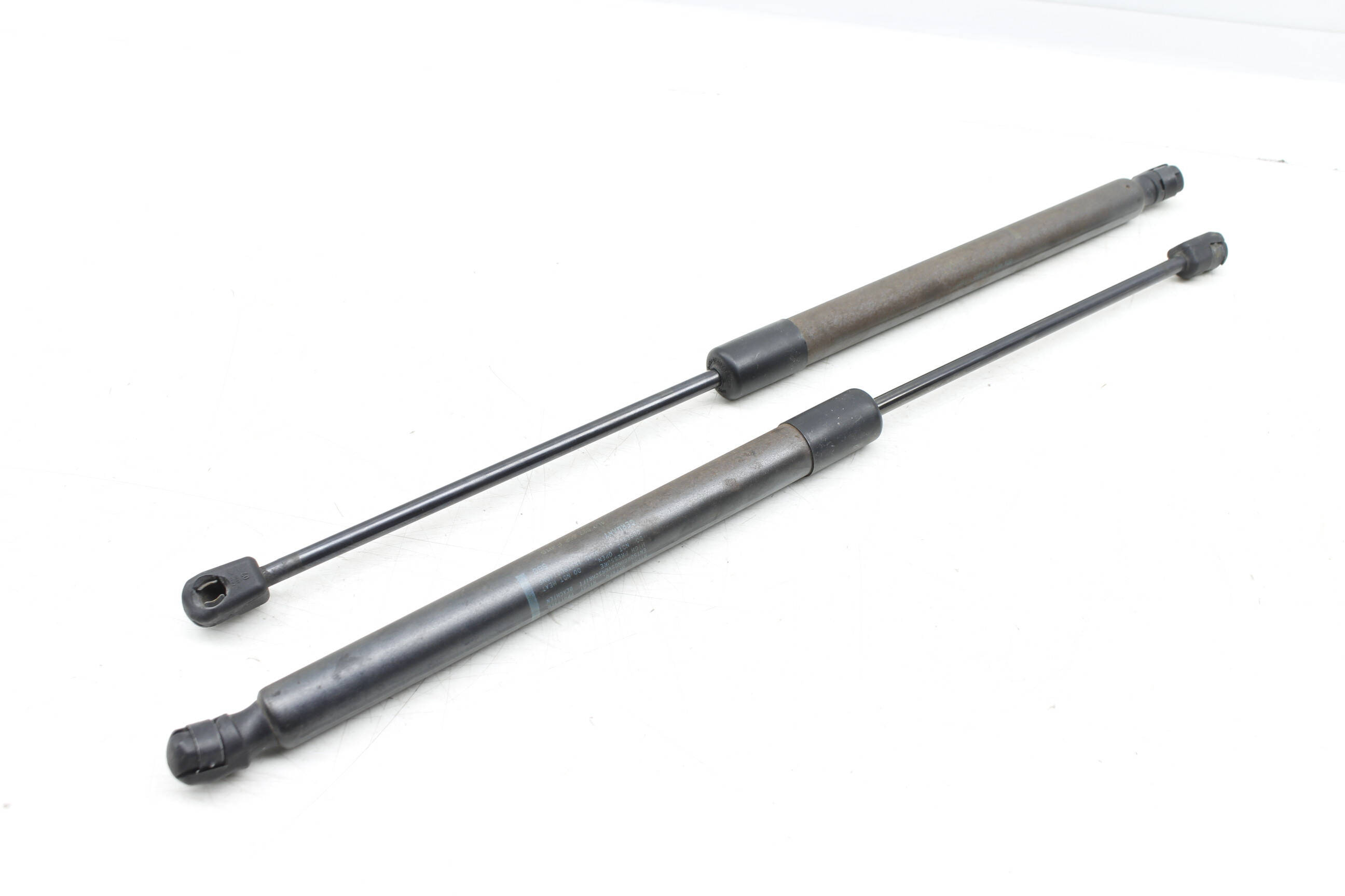 WolfAutoParts.com - TRUNK HATCH STRUT / SHOCK SET - AUDI Q7 - 4L0827552F