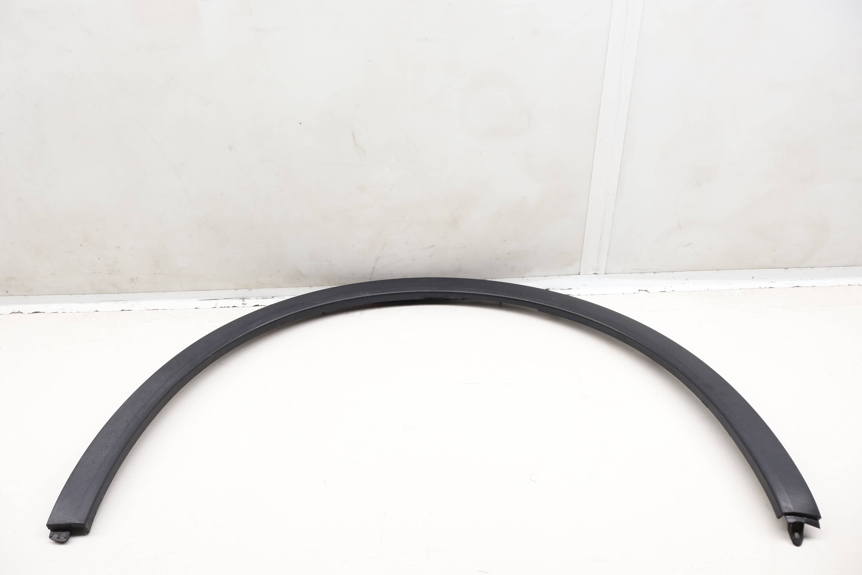 Porsche Front Right Wheel Fender Flare Trim / Molding 7P5853728D