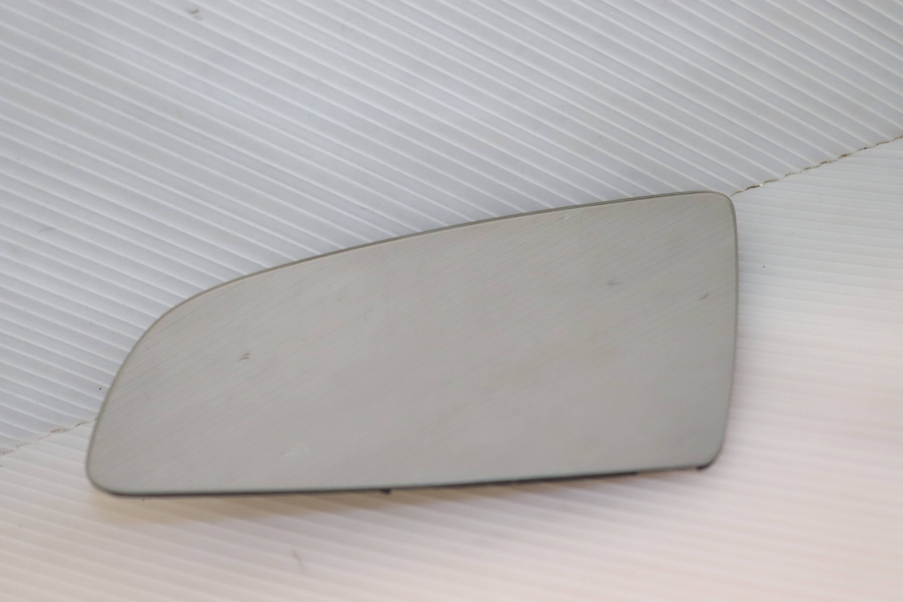 Audi Left Heated Side View Mirror Glass 8E0857535C
