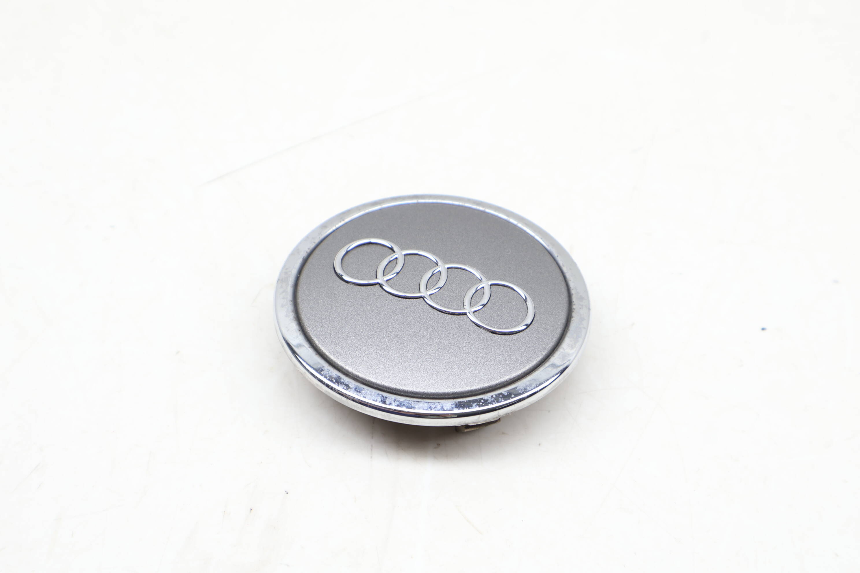 Audi Wheel Center Cap 8T0601170A