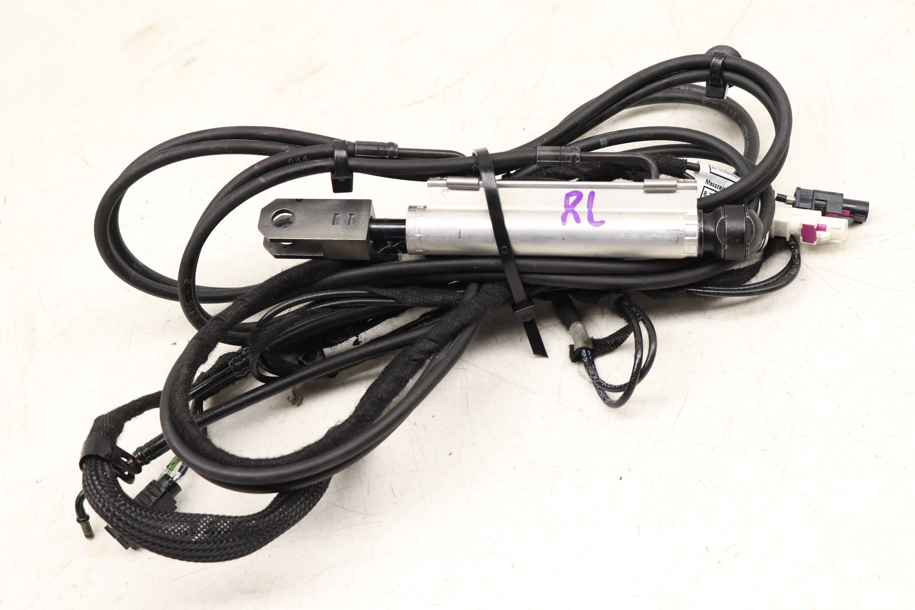 BMW Left Convertible Top Hydraulic Cylinder / Strut 54377181109