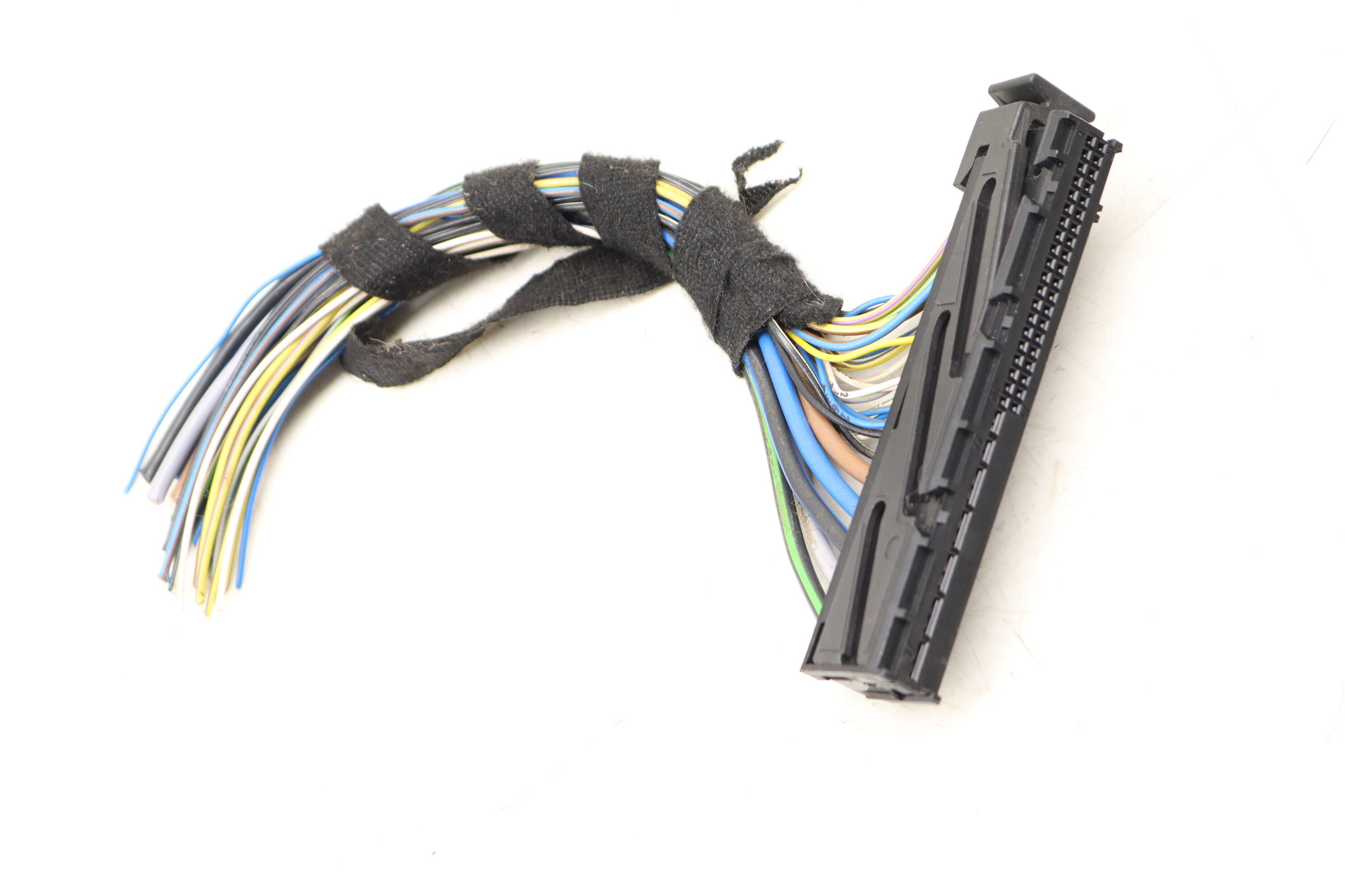 ELECTRONIC JUNCTION BOX / BODY MODULE WIRING CONNECTOR PIGTAIL - BMW