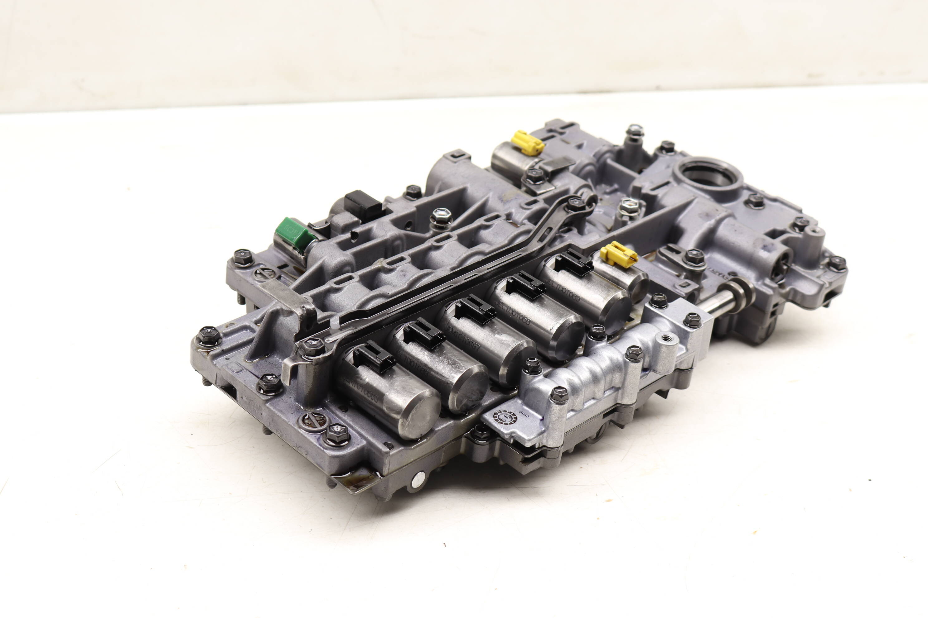 VW Transmission Valve Body / Mechatronic (Touareg) 0C8325039