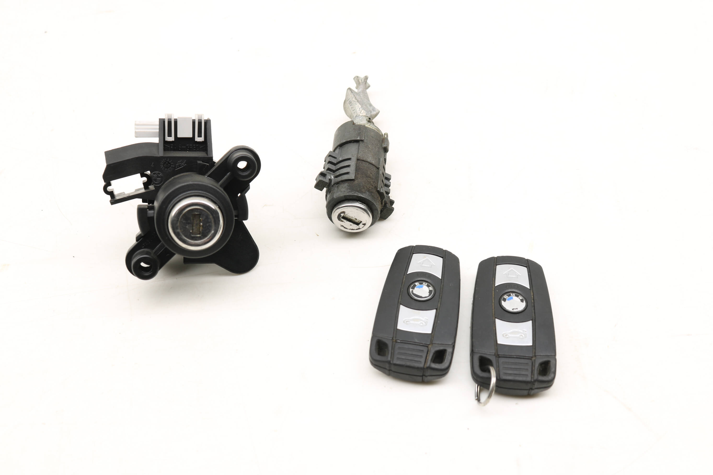 BMW Lock Cylinder Set W/ Key (M5, 528i, 528i xDrive, 528xi, 535i)