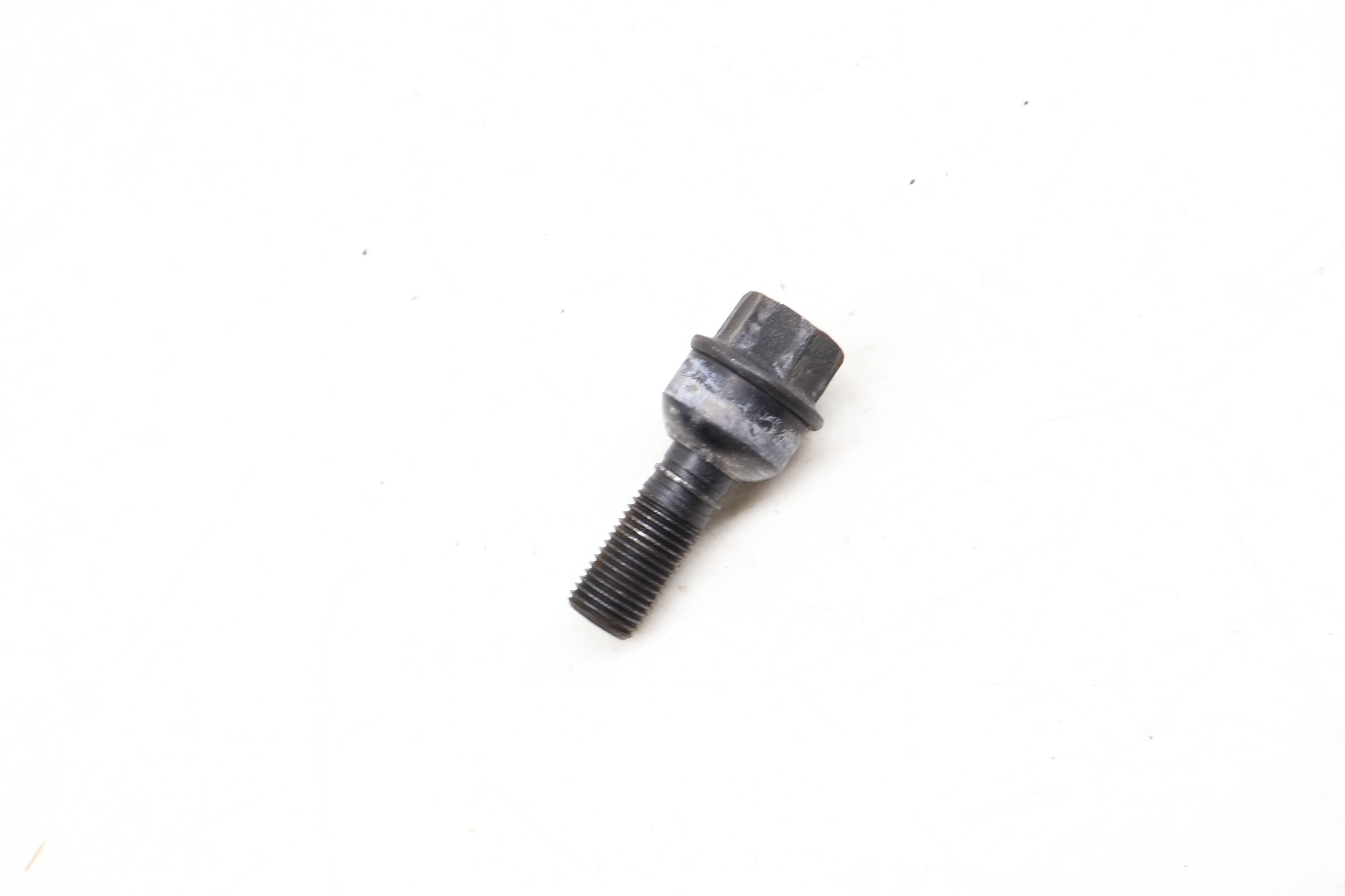 Porsche Wheel / Lug Bolt WHT004676A