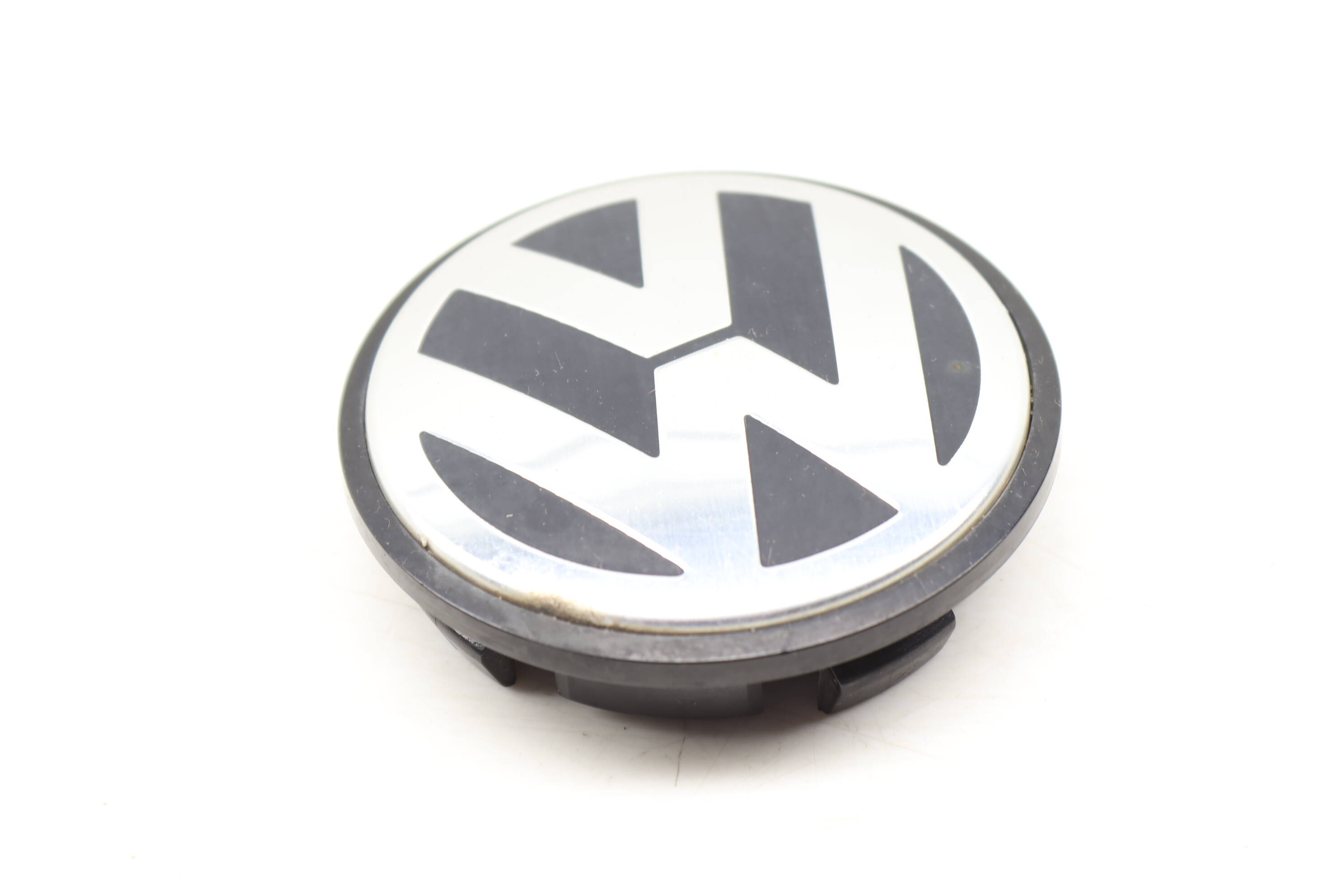 VW Wheel Center Cap (Jetta, Rabbit, Golf, GTI, Tiguan) 3B7601171