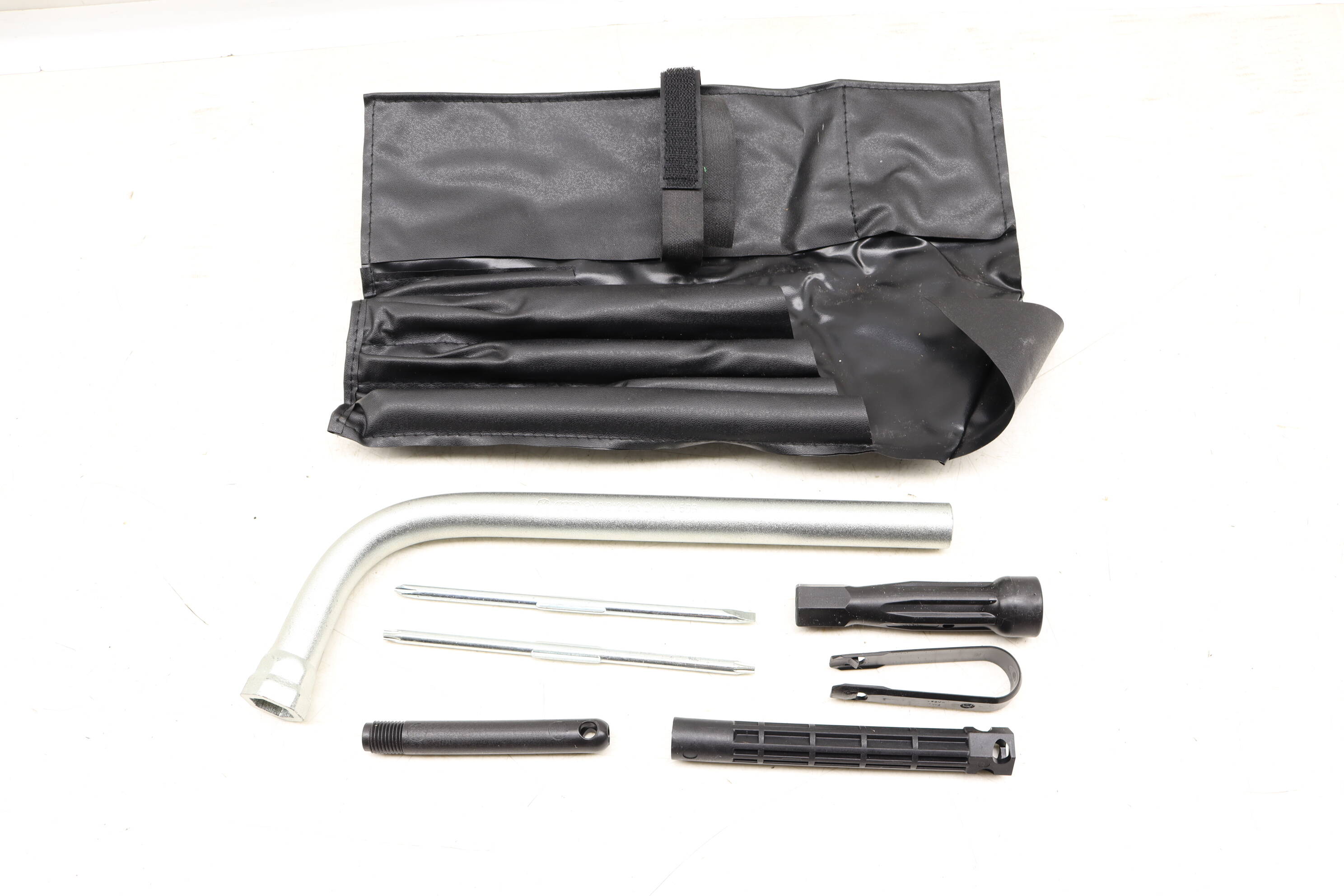Audi Tool Kit (S6, A7 Quattro, A6 Quattro, S7, A6) 4G0012109F