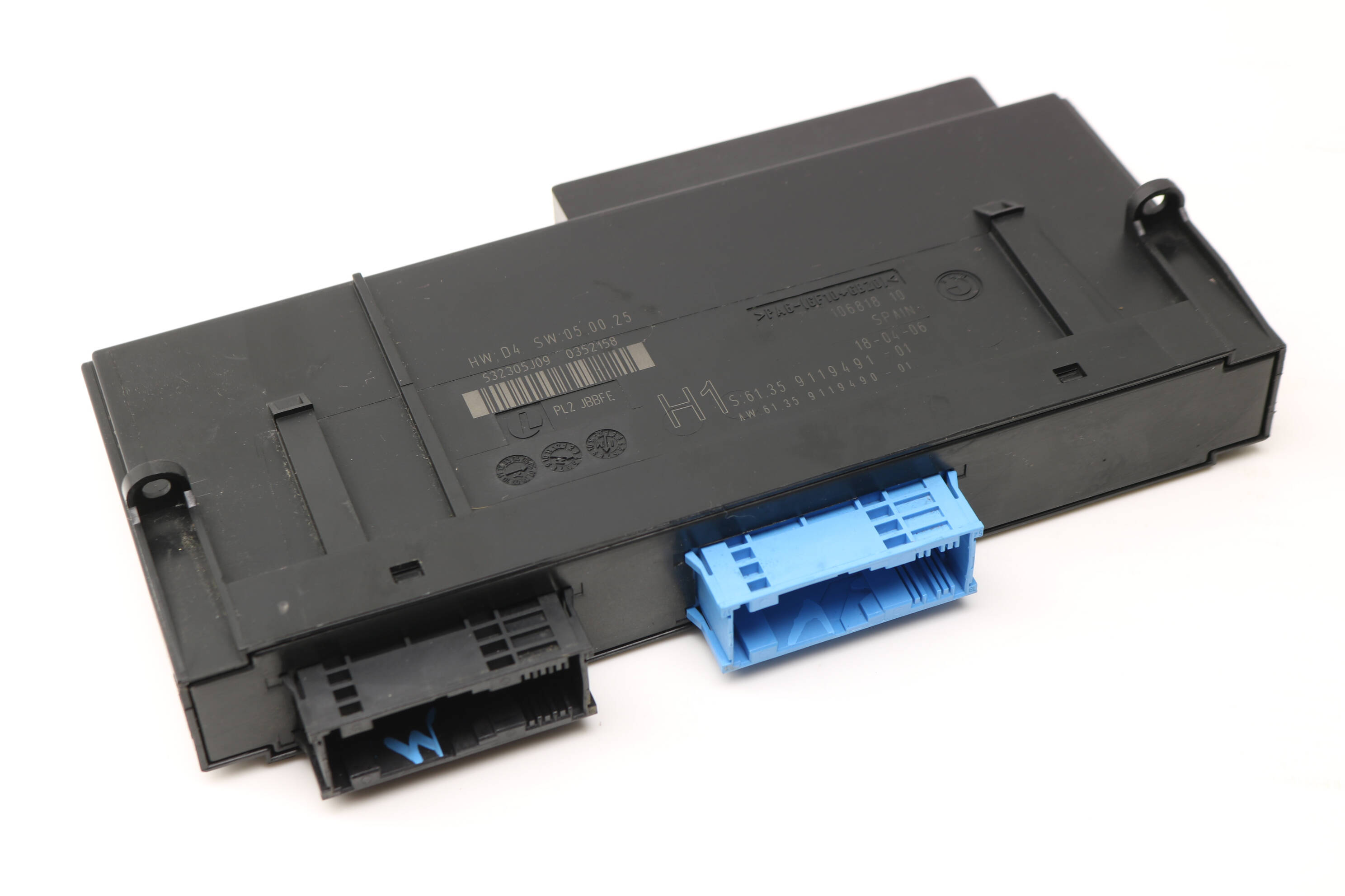 ELECTRONIC JUNCTION BOX / BODY CONTROL MODULE / BCM - BMW 323I 325I