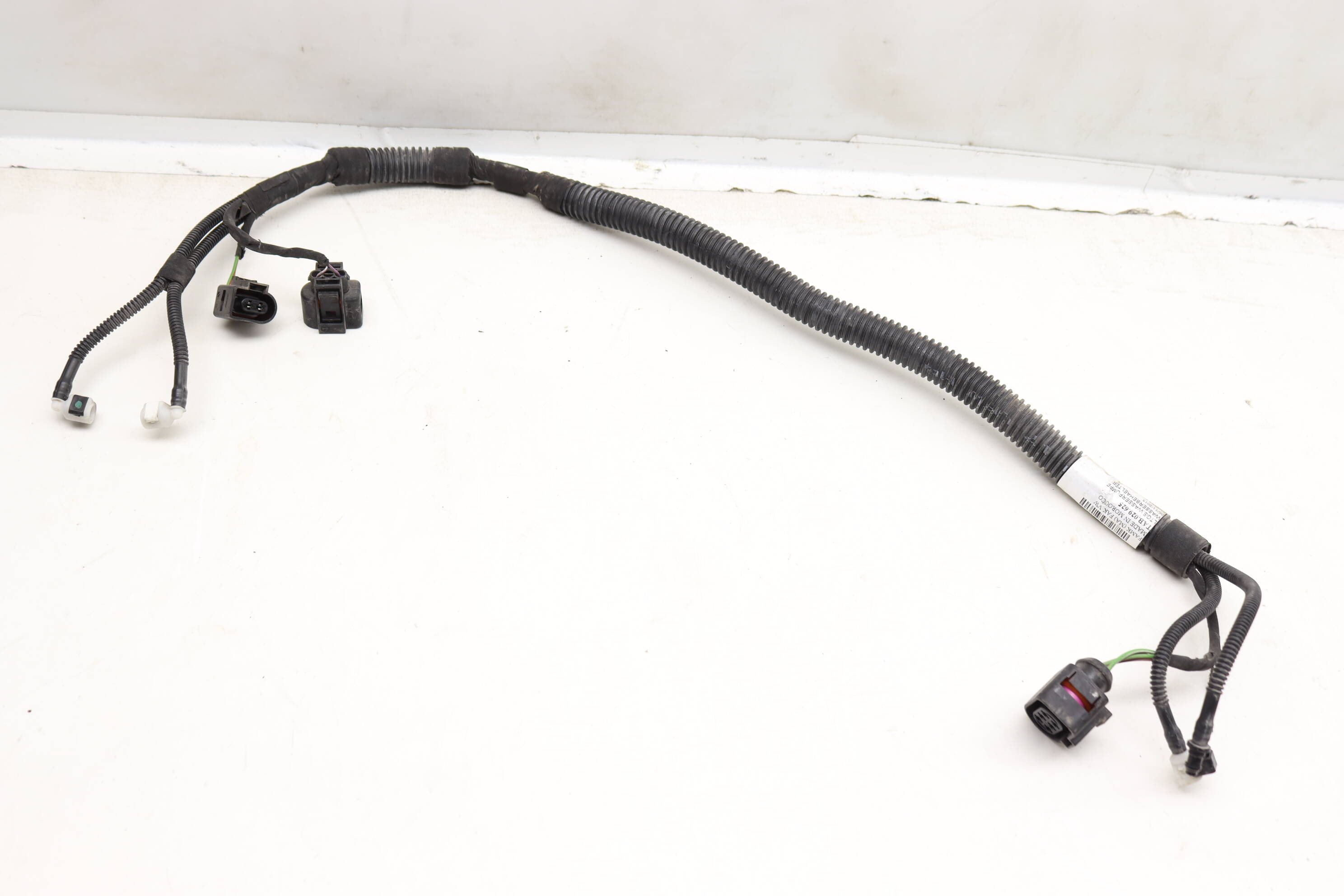 VW Windshield Washer Reservoir Wiring Harness (Tiguan) 5NA971081B