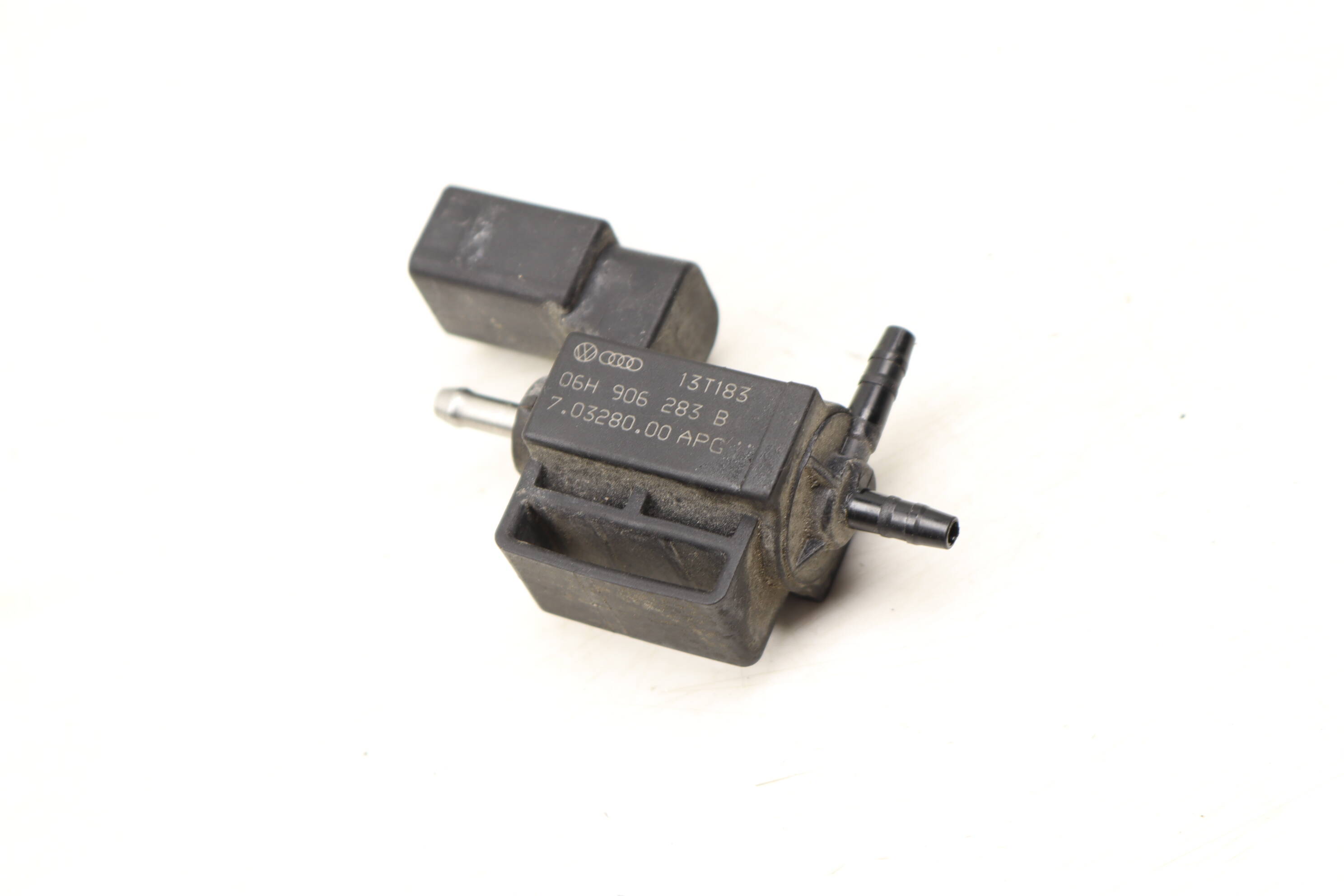Audi Solenoid Valve (Q5, A3, A5, TT Quattro, TT) 06H906283B