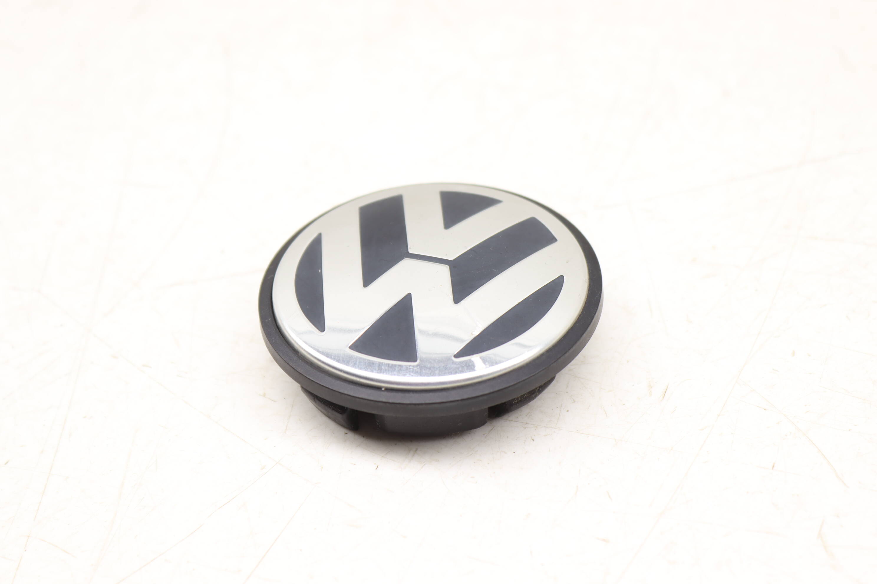 VW Wheel Center Cap (Jetta, Rabbit, Golf, GTI, Tiguan) 3B7601171