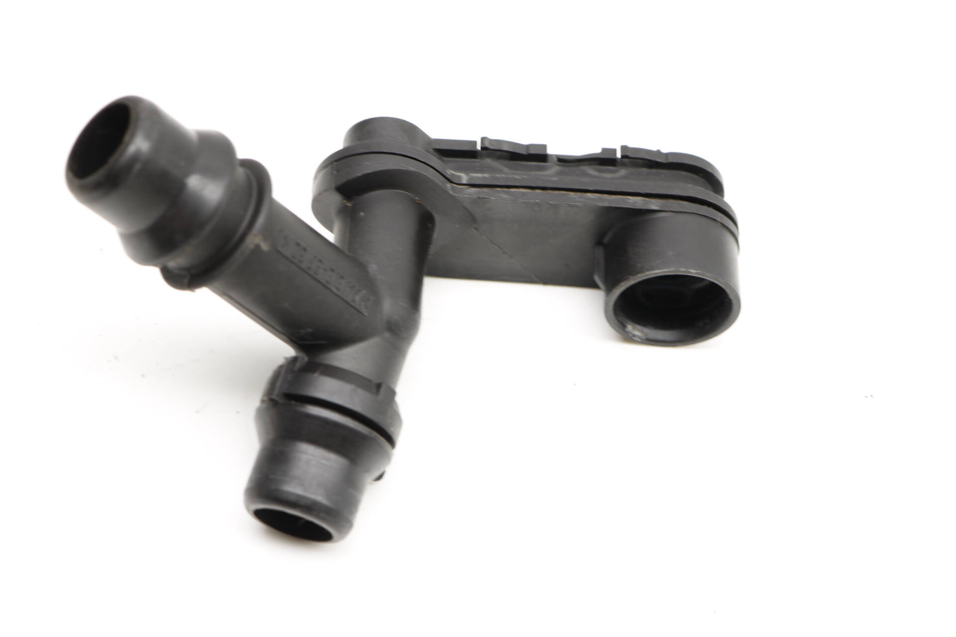 WolfAutoParts.com - COOLANT TANK CONNECTOR / VALVE - BMW X5 - 17111438820