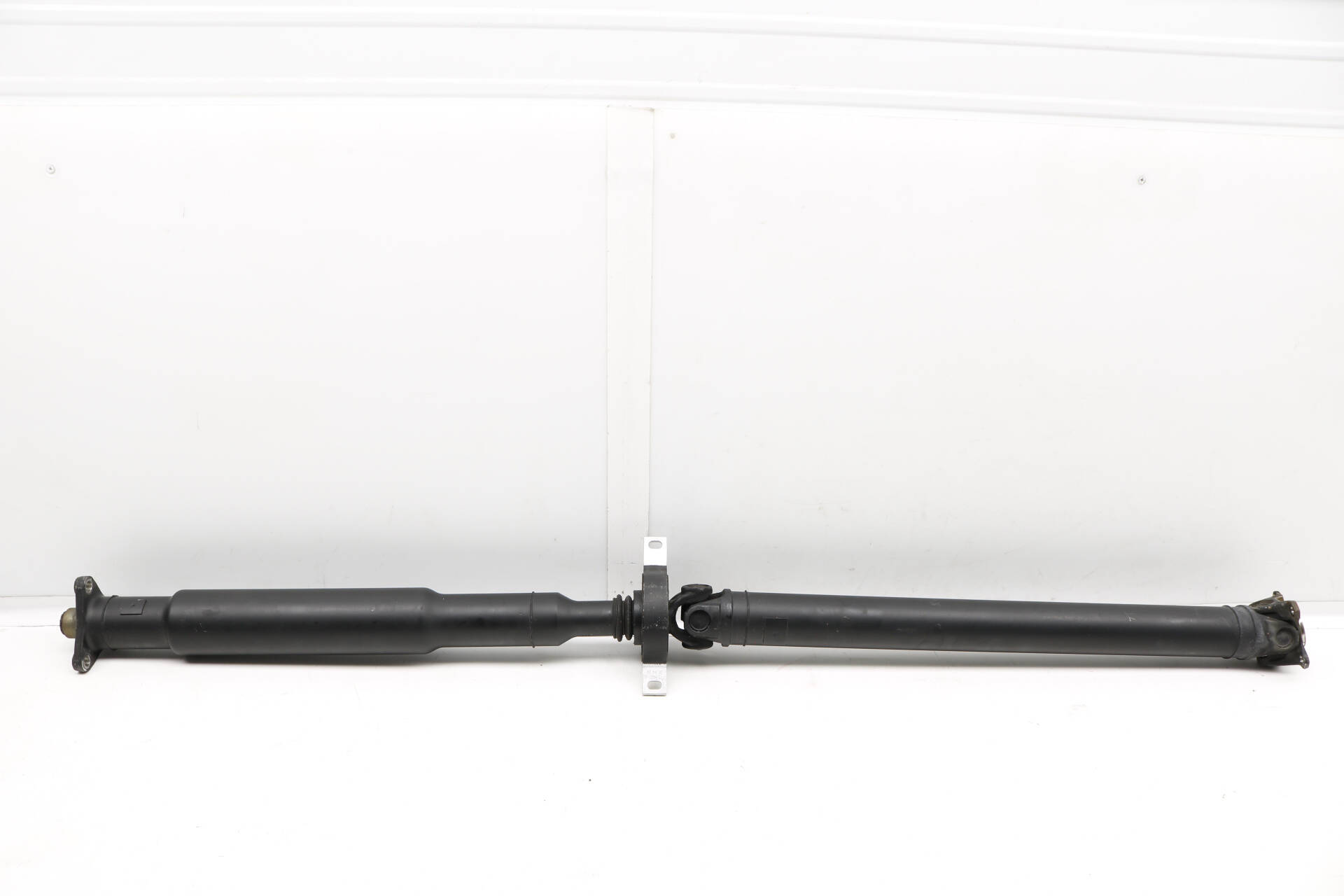 REAR - DRIVESHAFT / PROPELLER SHAFT - BMW 325I 328I - 26107551199