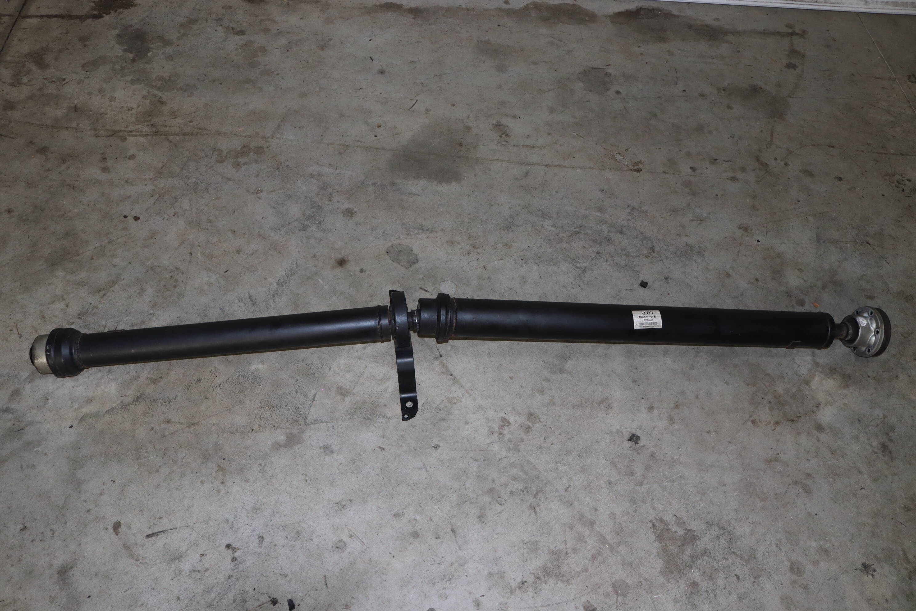 Audi Driveshaft / Propeller Shaft 4G0521101E