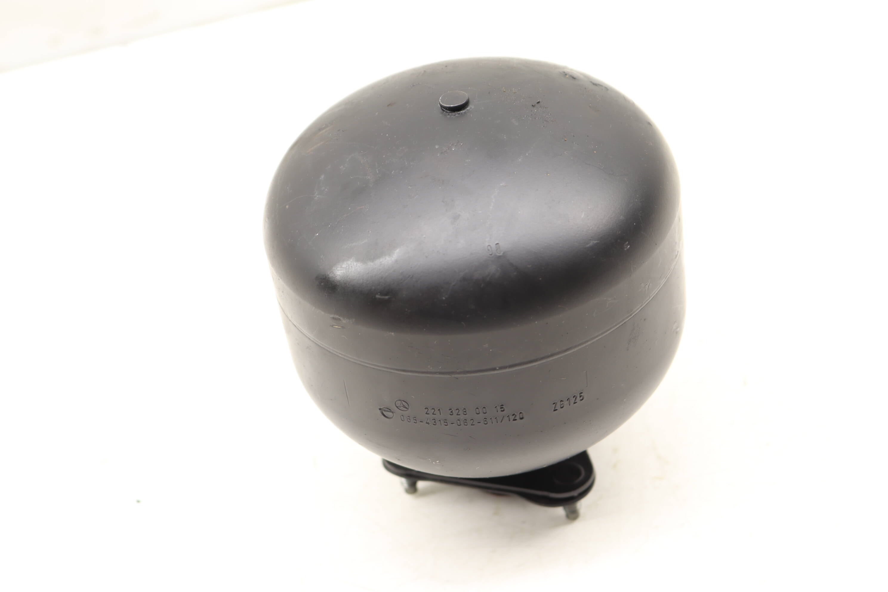 Mercedes-Benz Suspension Valve Block Reservoir / Tank 2213280015
