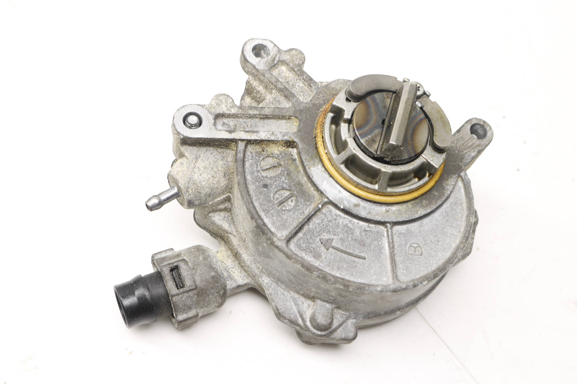 BMW Vacuum Pump 11667566291