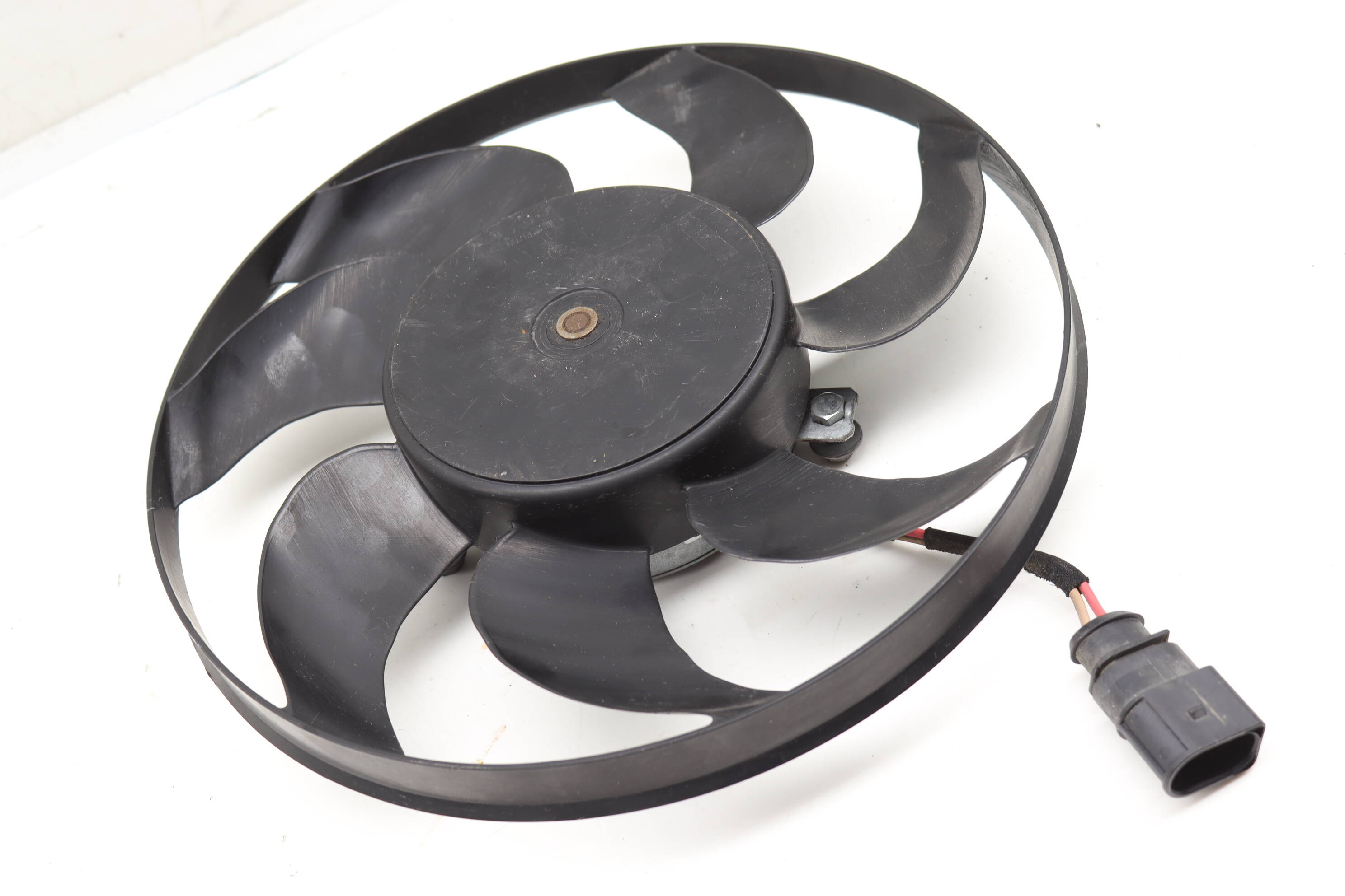 VW Right 200W Electric Cooling Fan 1KM959455E