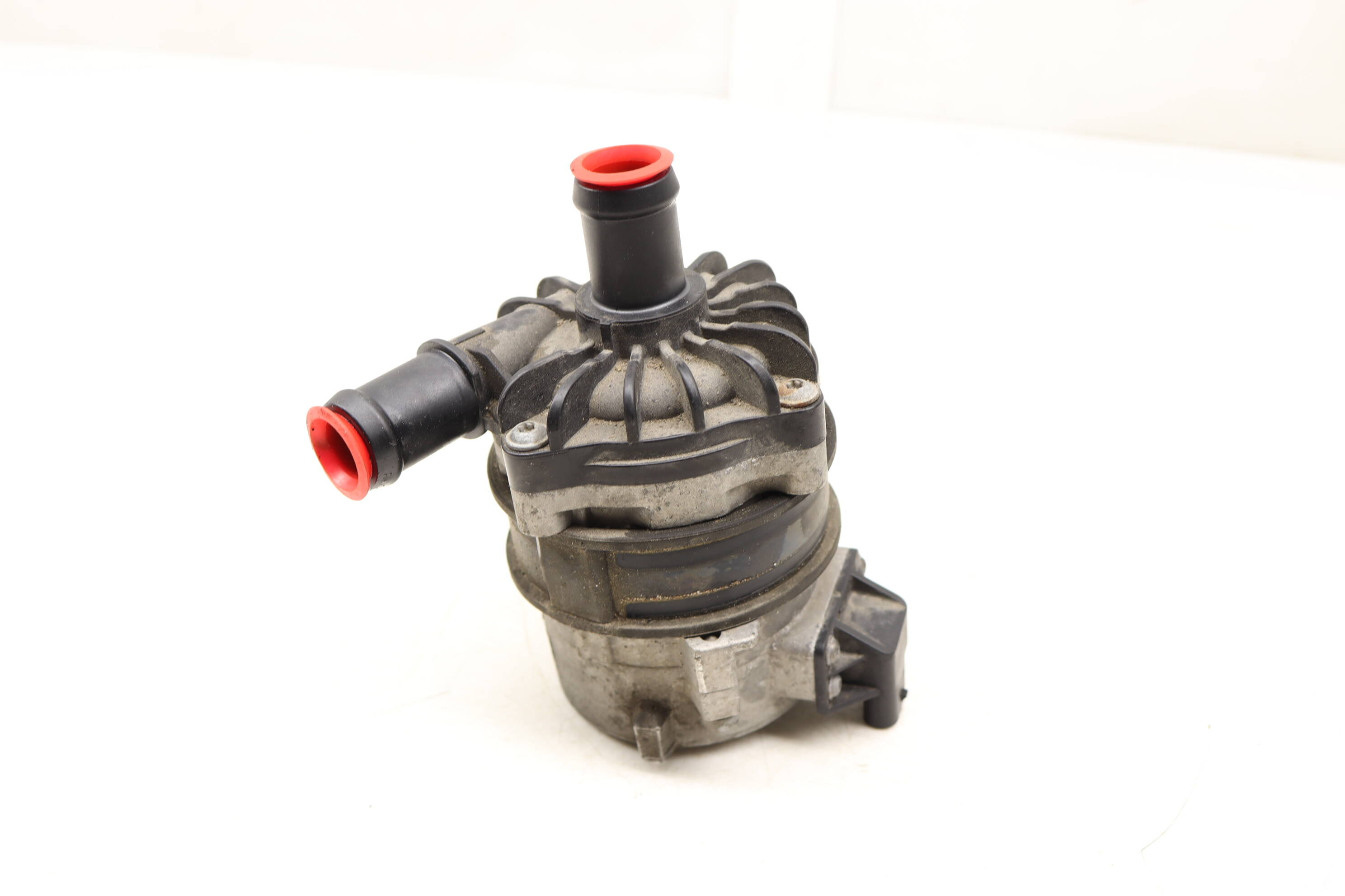 Audi Coolant / Water Pump (A5 Quattro, Q7, S5, S4, A5) 8K0965567