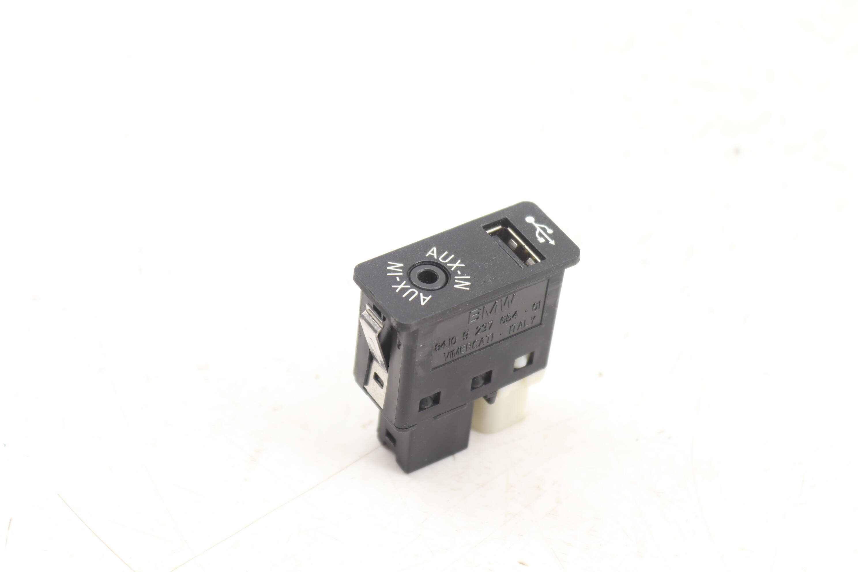 BMW Usb / Aux-In Socket 84109237654