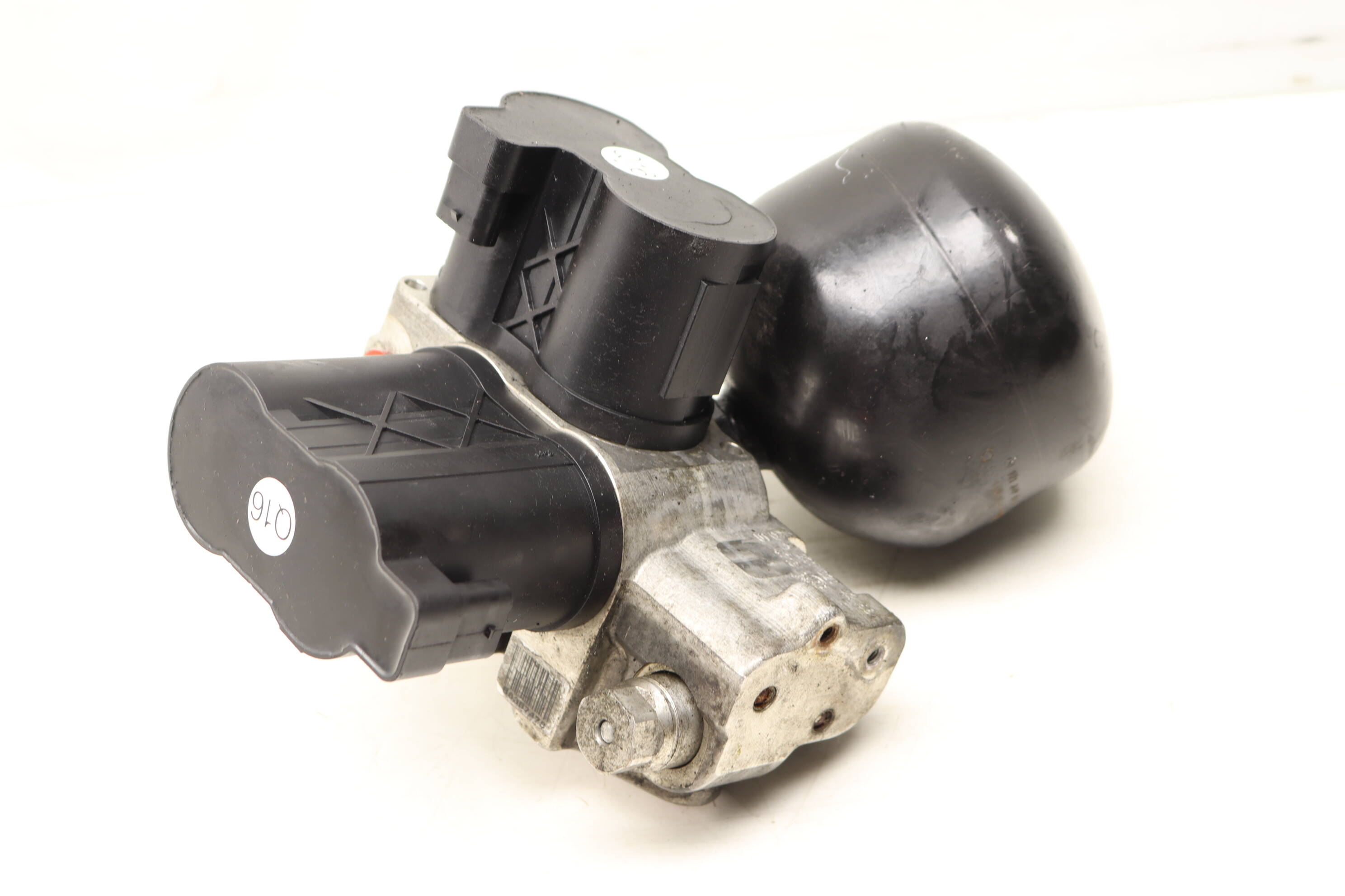 Mercedes-Benz Front Suspension Valve Block Unit / Pump 2213200258