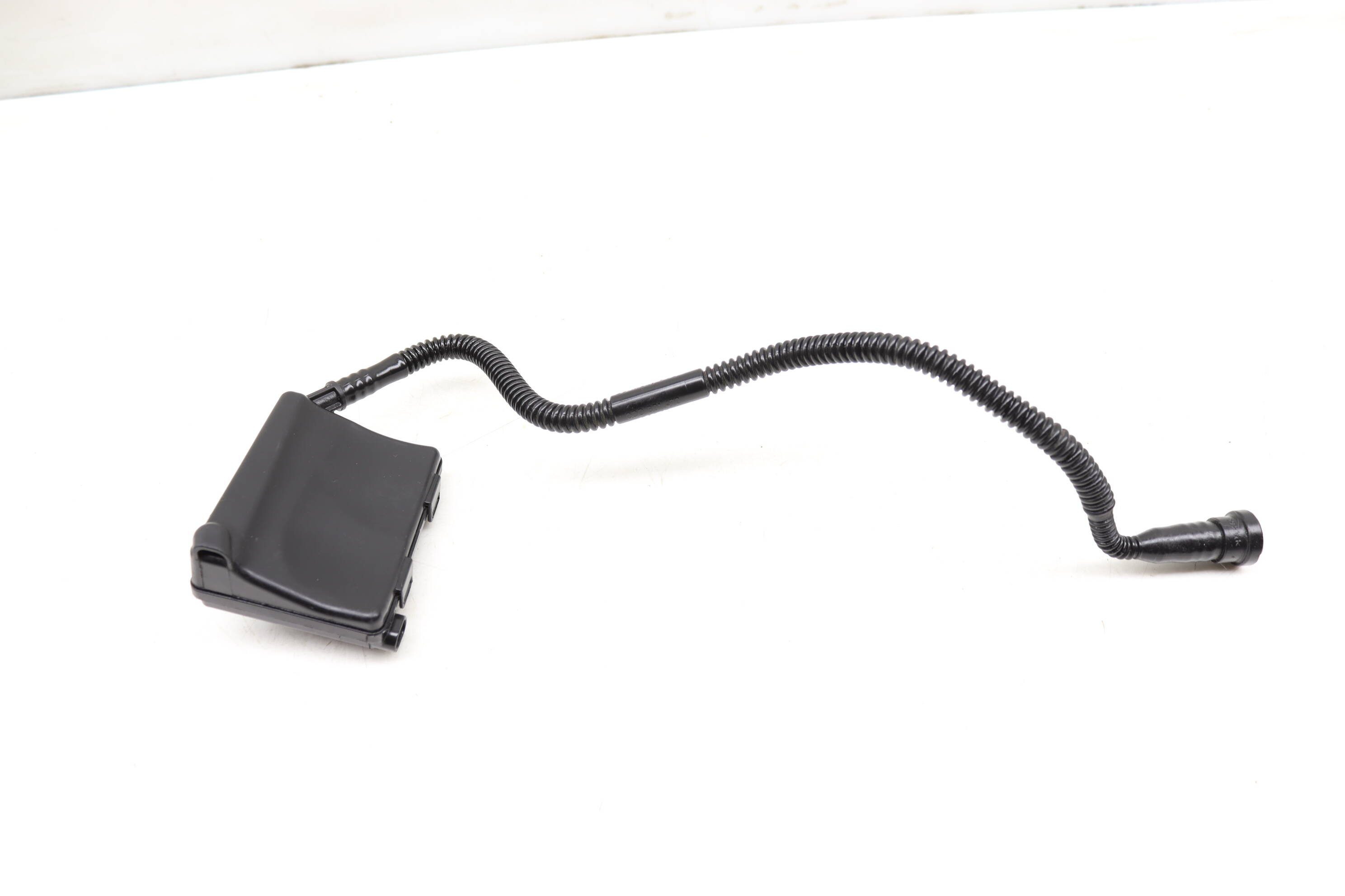 Audi Dsg Transmission Vent Tube / Line (A3, A3 Sportback e-tron)