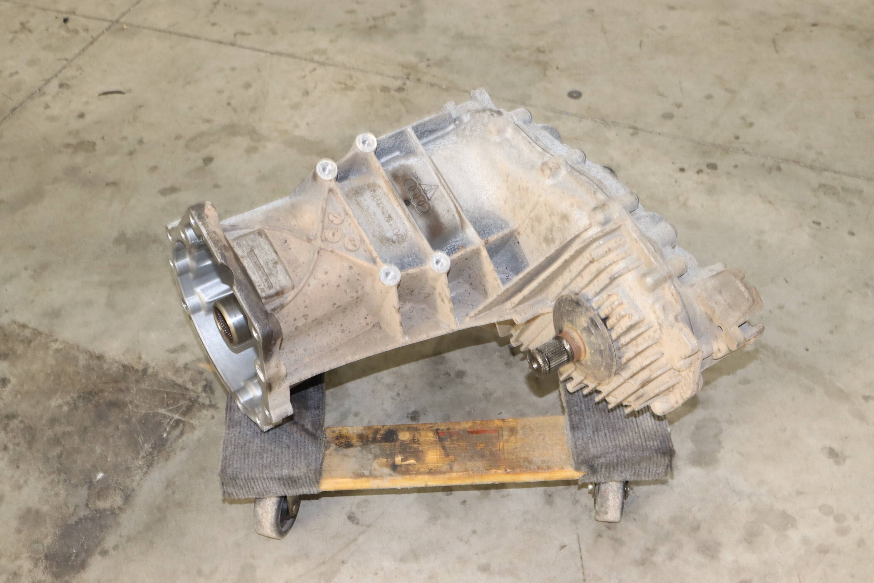 VW Transfer Case / Box (Touareg) 0BU341011G