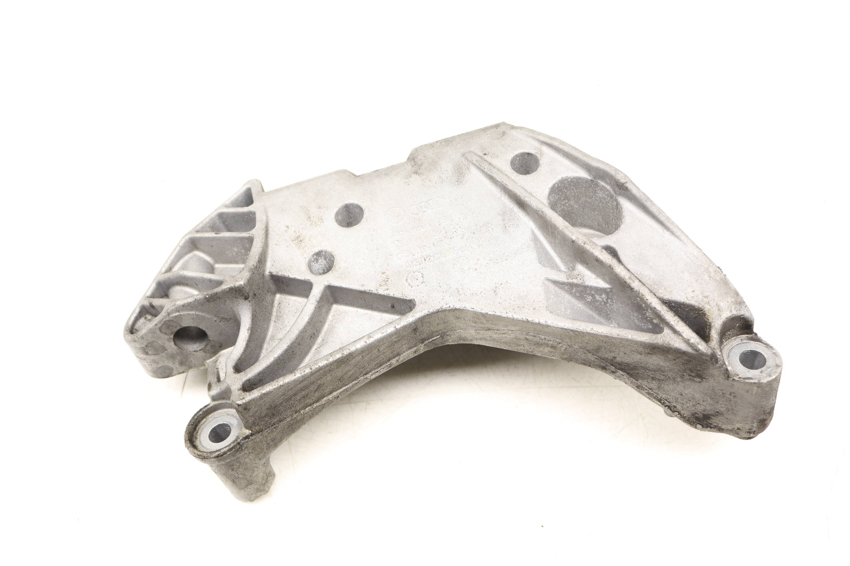 VW Engine / Transmission Mount Bracket (Dogbone) 5Q0199855C