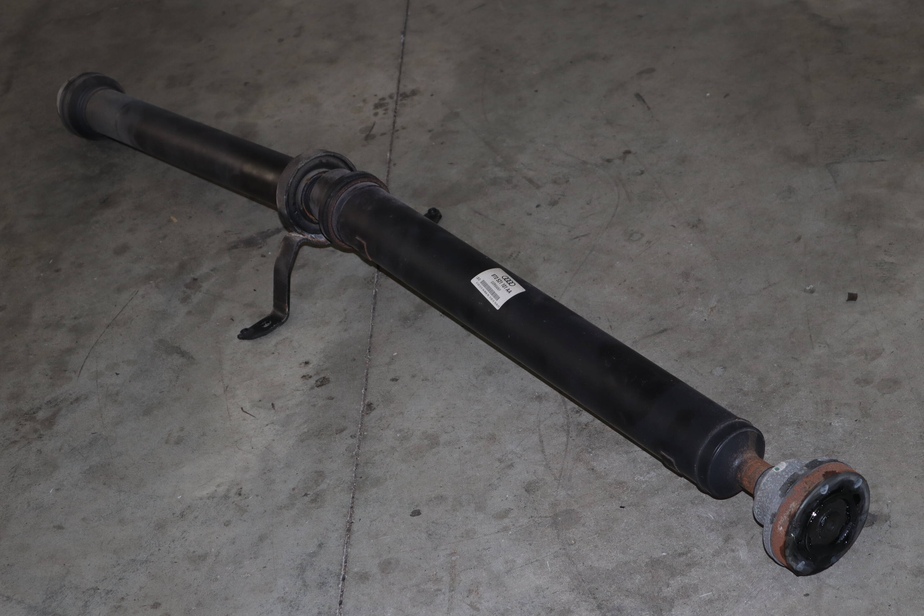 Audi Rear Driveshaft / Propeller Shaft 8T0521101AA