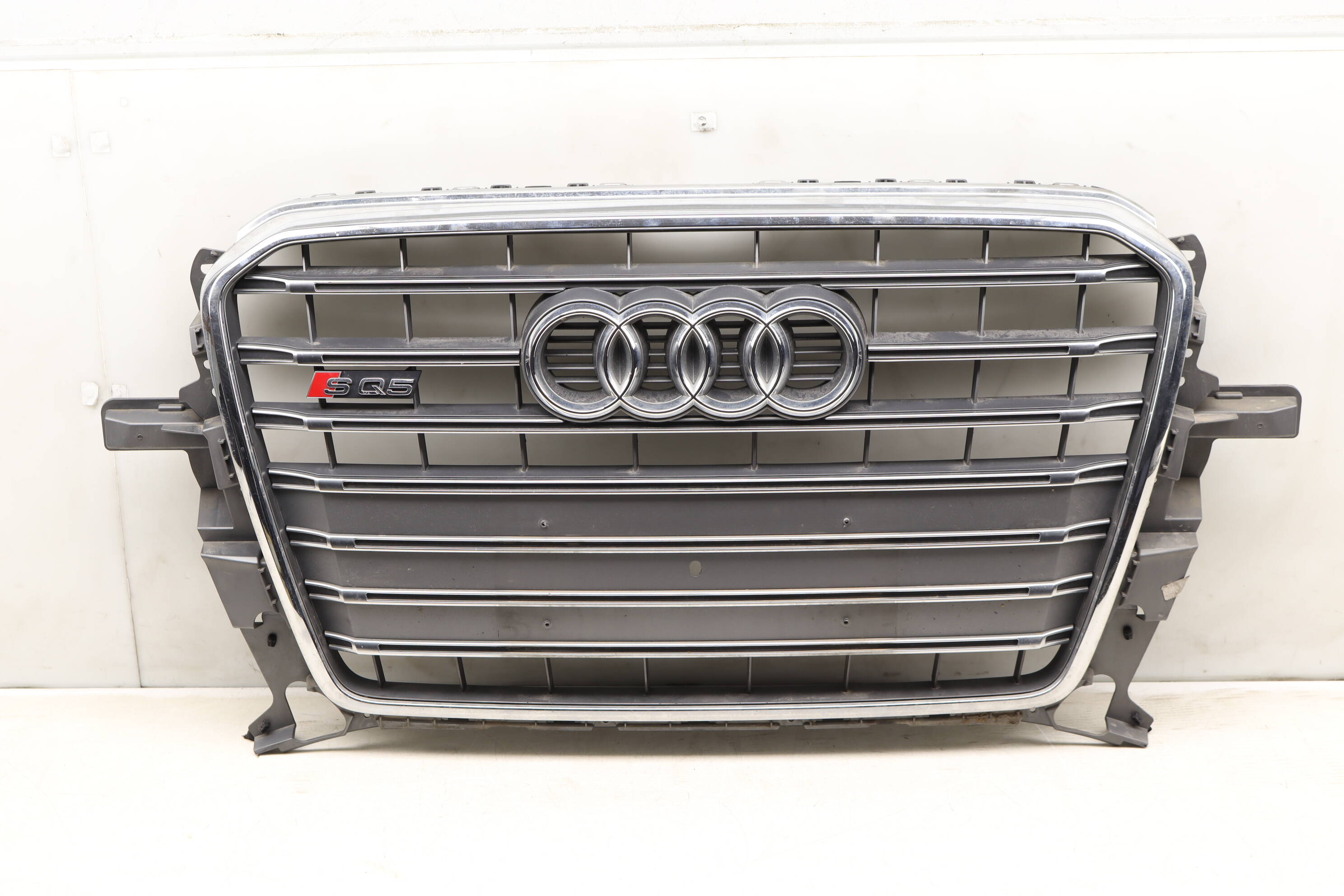 Audi Front Center S-Line Grille Assembly (SQ5, Q5) 8R0853651AD