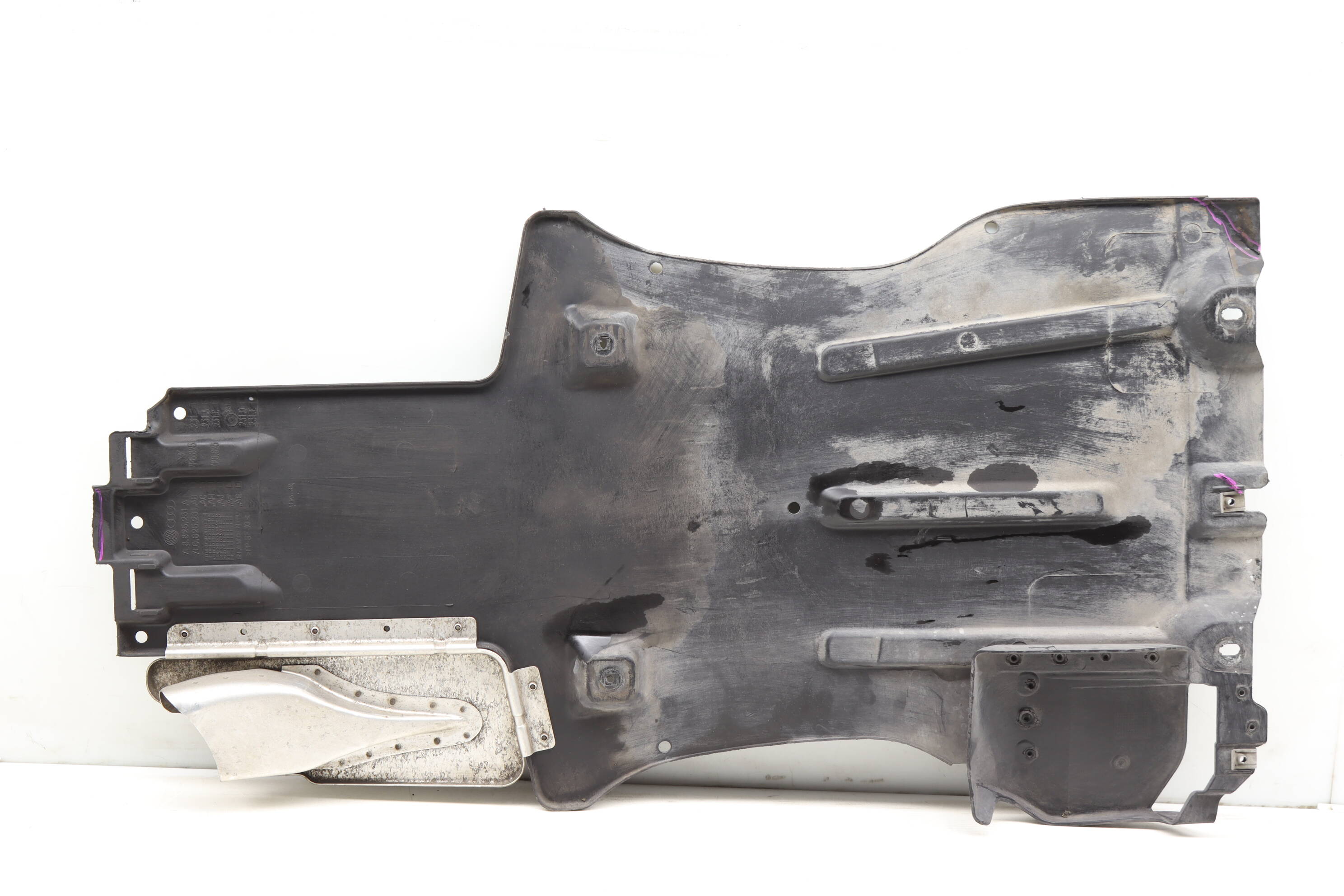 REAR - UNDERBODY SHIELD PANEL / LINER (CENTER) - PORSCHE CAYENNE