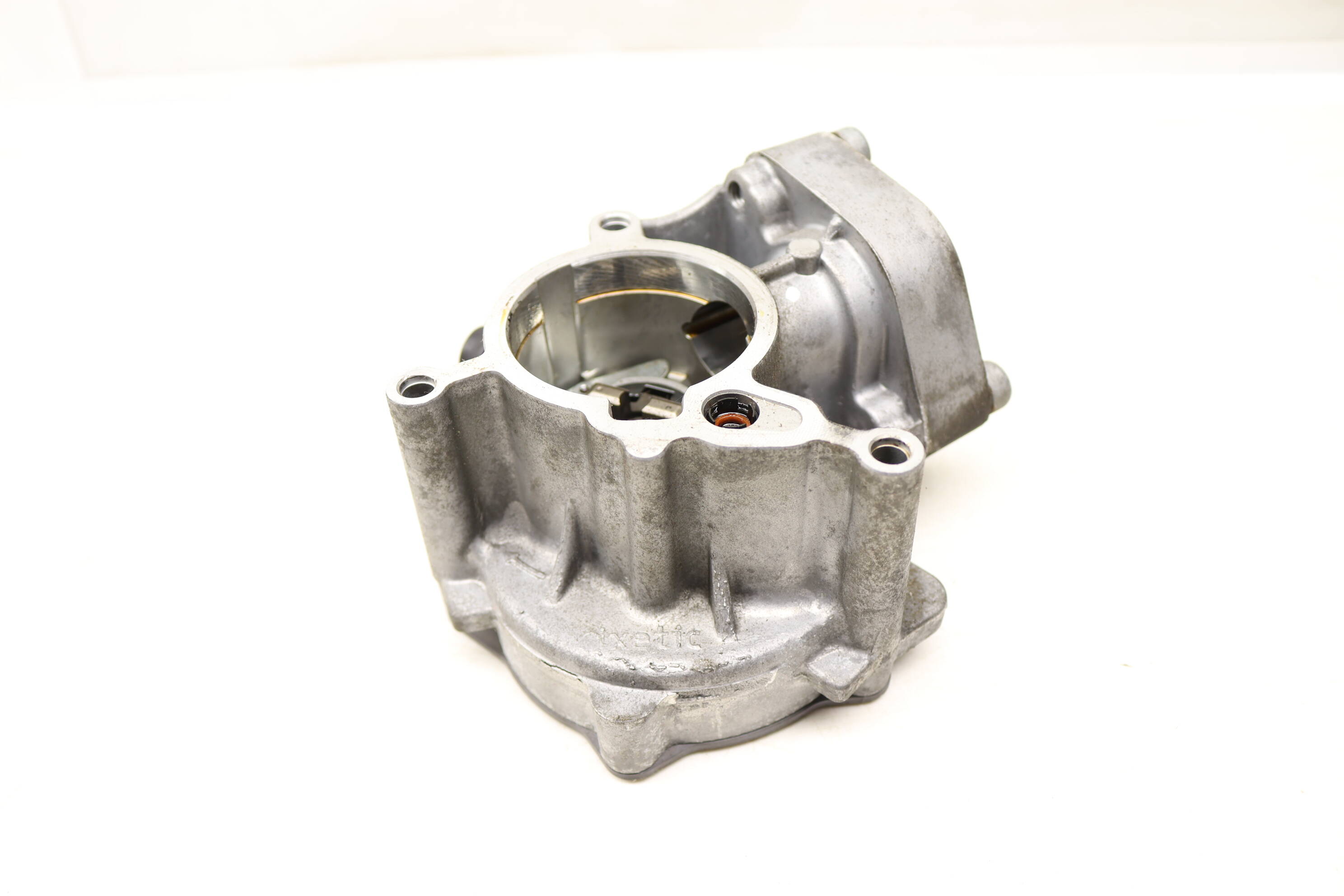 Audi Vacuum Pump (S3, Q5, A4, A6, A5 Quattro) 06L145100B